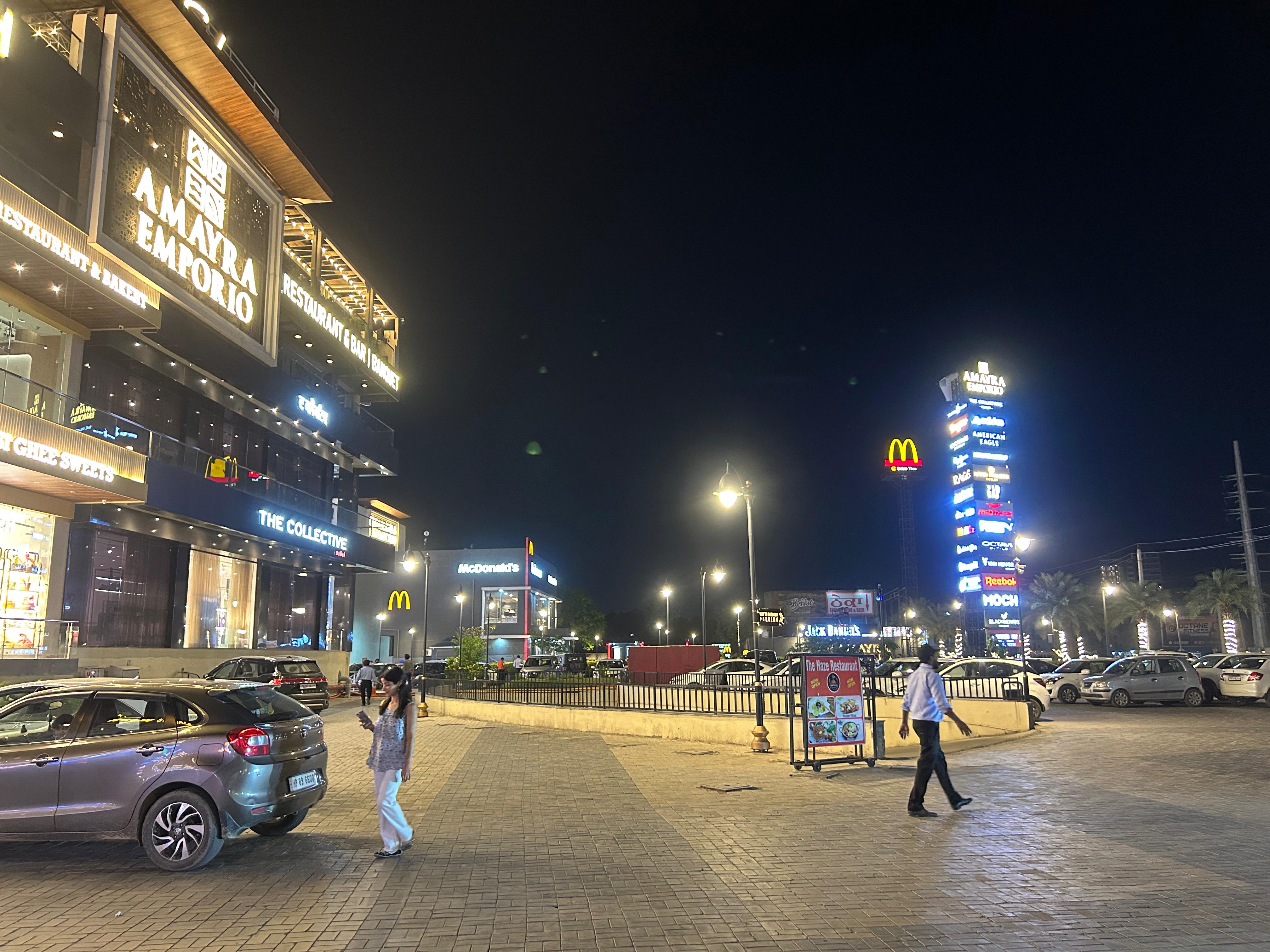 Cloud Nine House 𝗕𝗢𝗢𝗞 Kharar Apartment