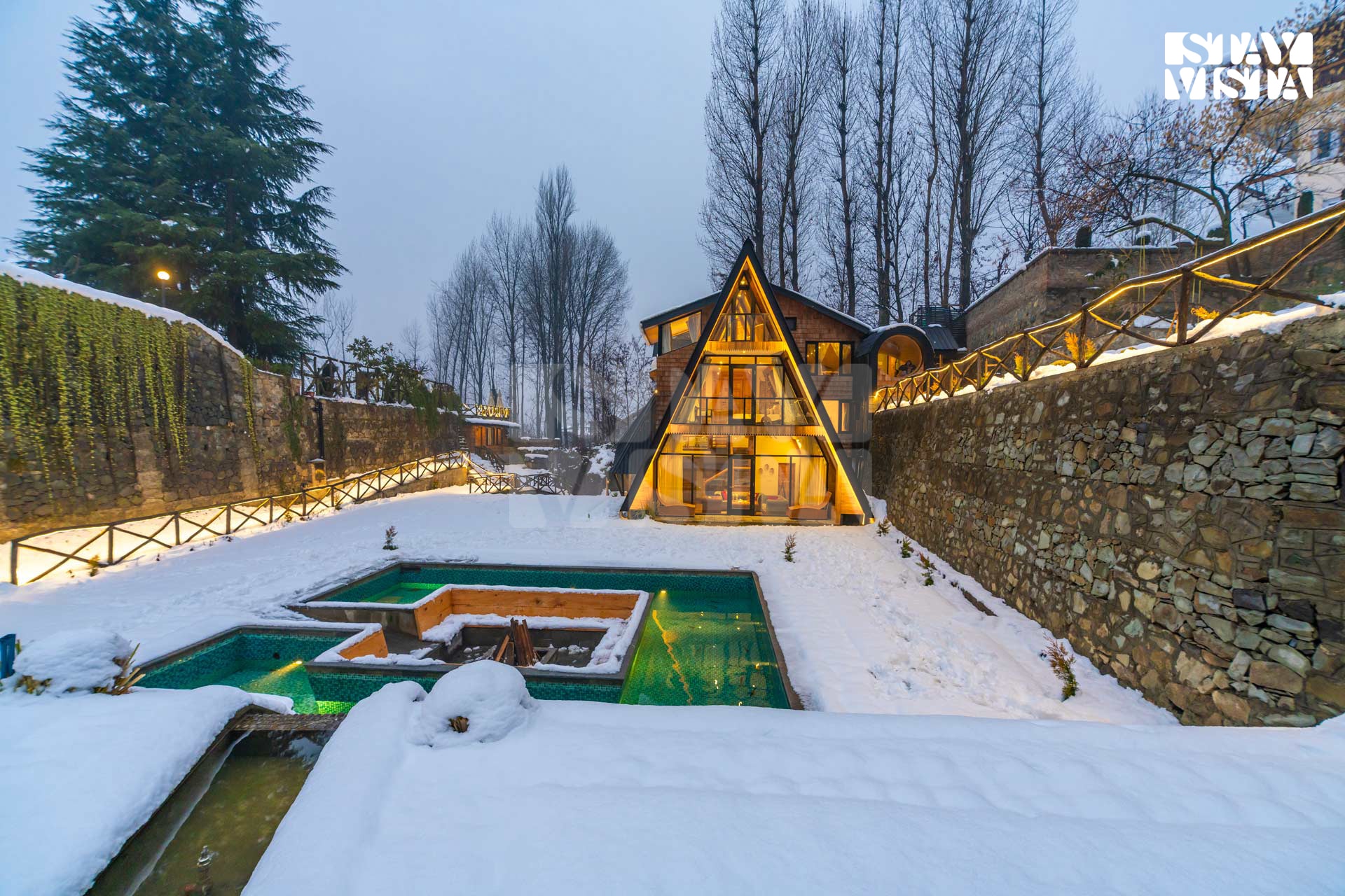StayVista at Snow 𝗕𝗢𝗢𝗞 Srinagar Villa