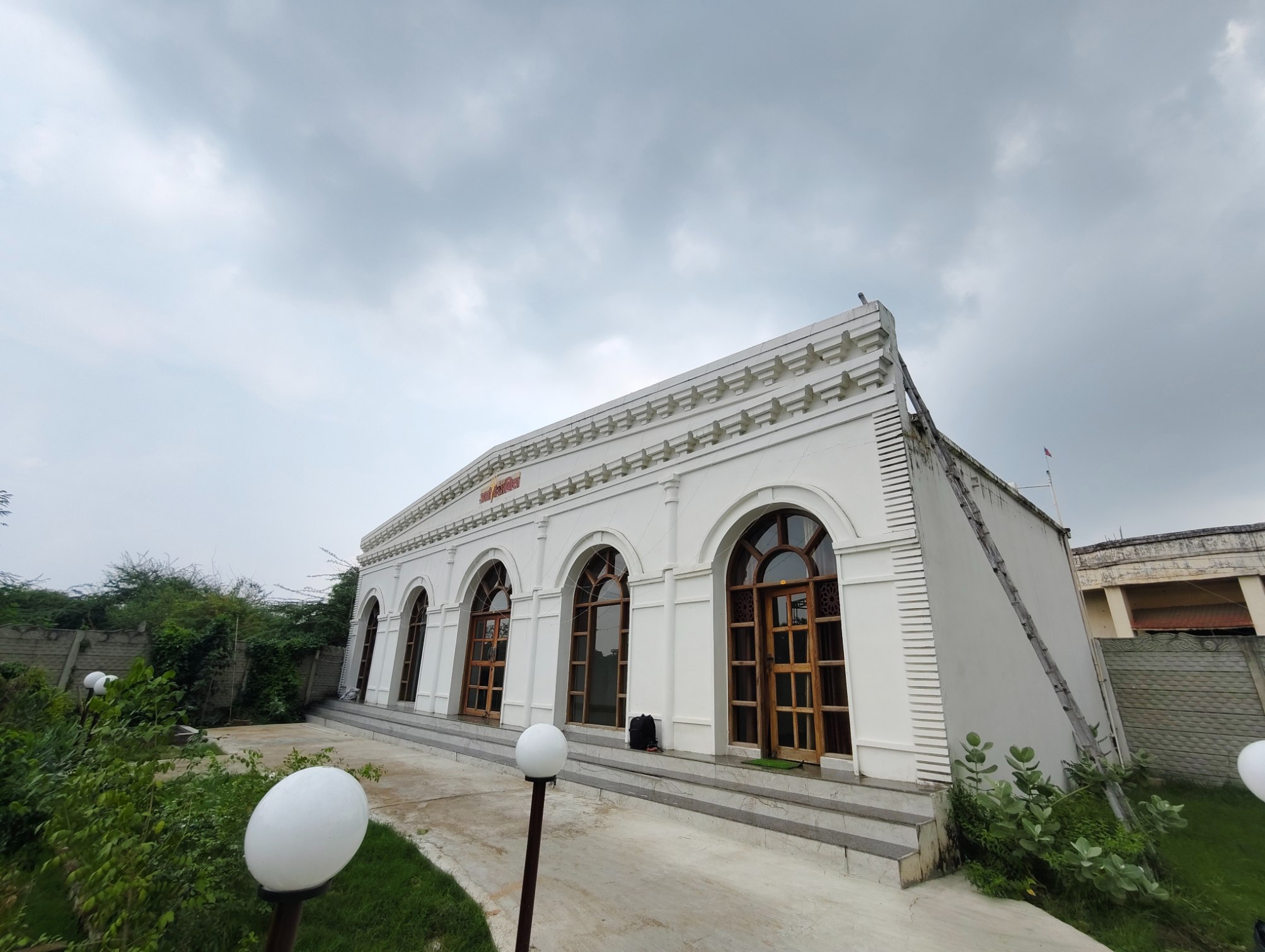 The New View Inn 𝗕𝗢𝗢𝗞 Varanasi Homestay