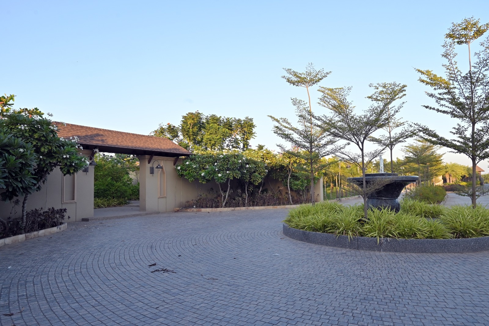 President Resort 𝗕𝗢𝗢𝗞 Wadhwan Resort