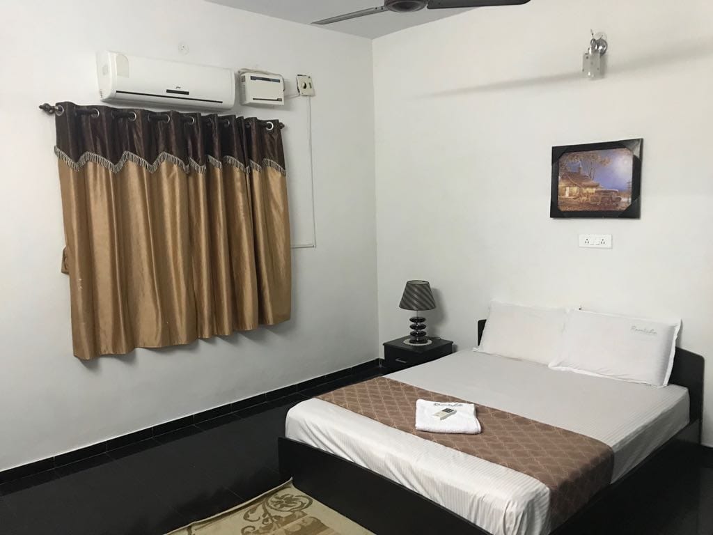 Remisha Studio Apartments 𝗕𝗢𝗢𝗞 Chennai Apartment
