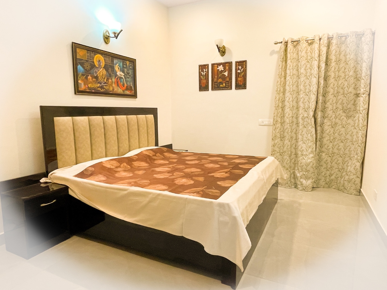 Cozy Room Alert A Warm Hug 𝗕𝗢𝗢𝗞 Noida Homestay