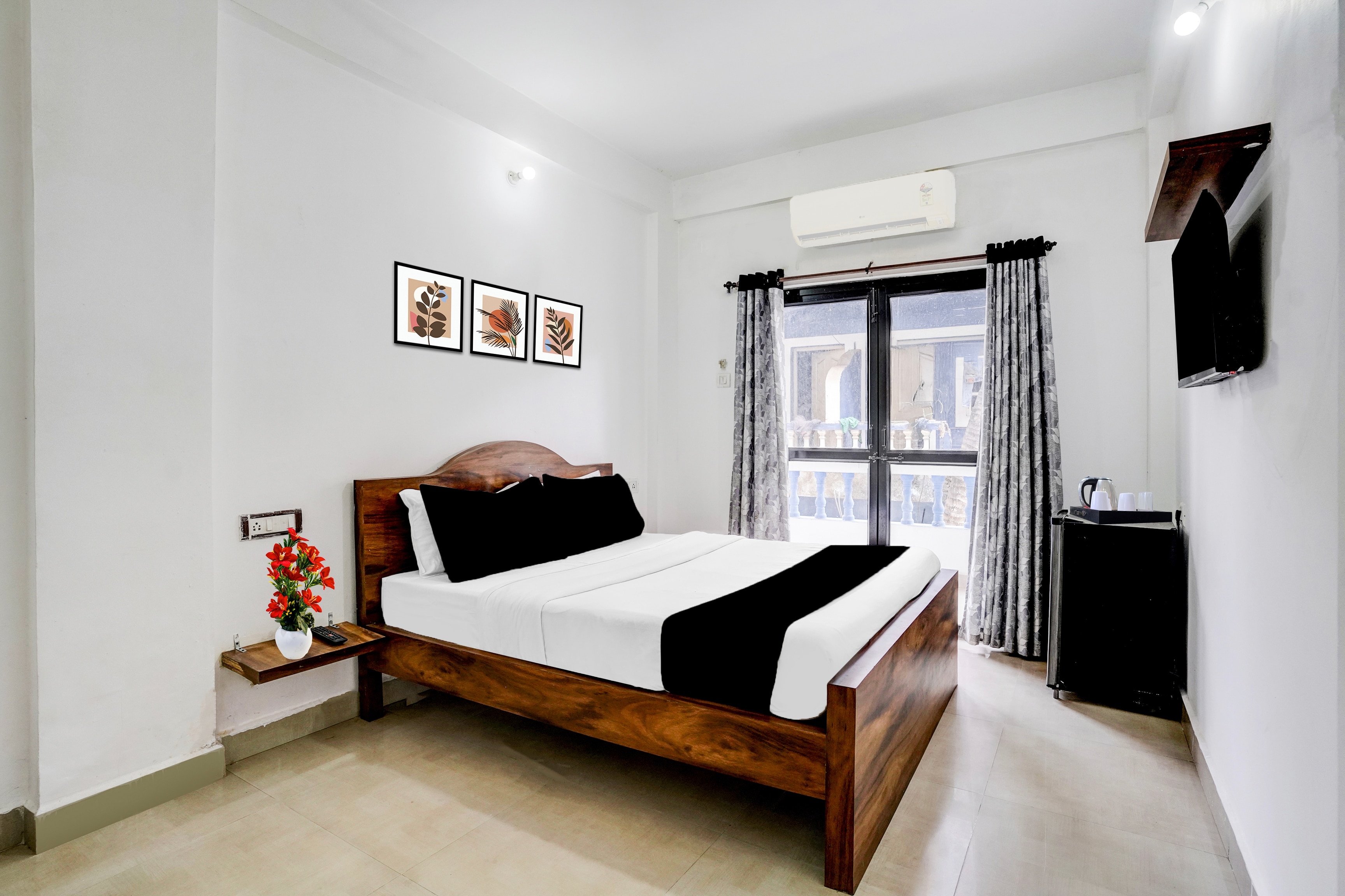 Rooms of Super Hotel O Calangute Beach St. Anthony's Chapel Formerly ...