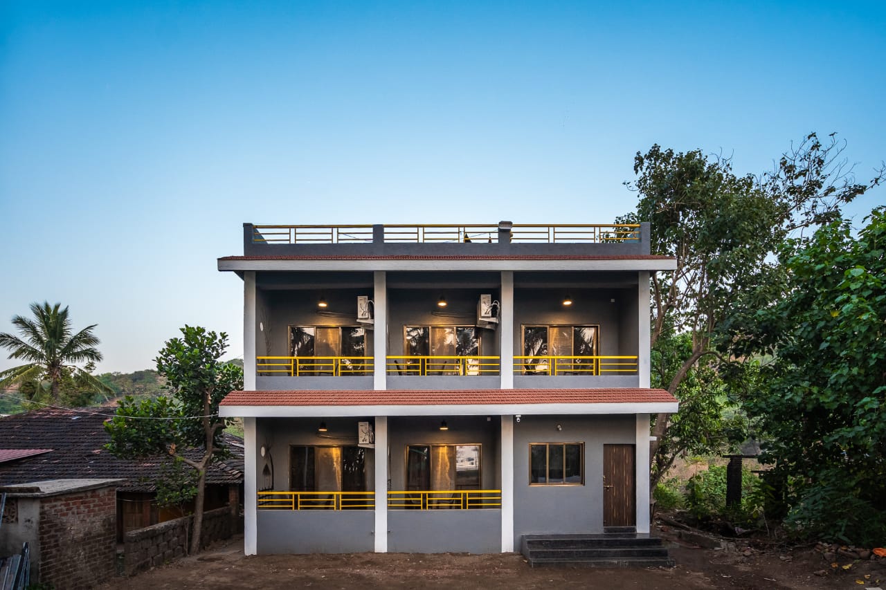 The Beach House 𝗕𝗢𝗢𝗞 Dapoli Hotel