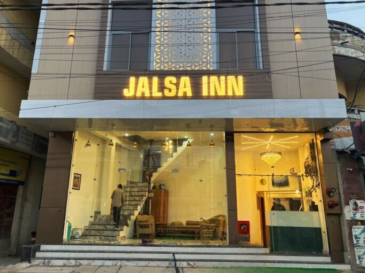 Hotel Jalsa 𝗕𝗢𝗢𝗞 Prayagraj Hotel