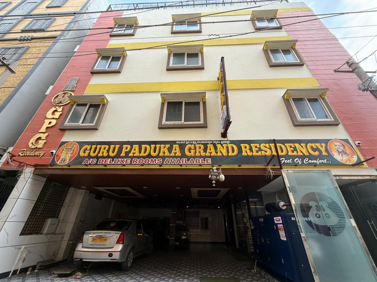 GPG RESIDENCY (GURUPADUKA GRAND RESIDENCY ) 𝗕𝗢𝗢𝗞 Mantralayam Hotel