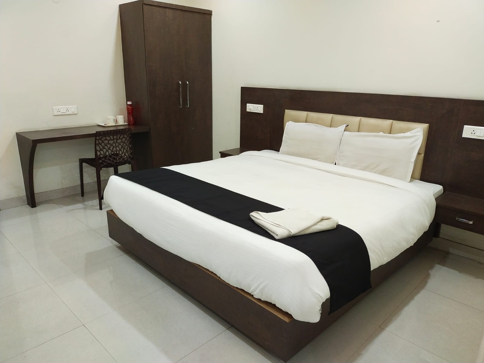NEBO HOTEL 𝗕𝗢𝗢𝗞 Visakhapatnam Hotel