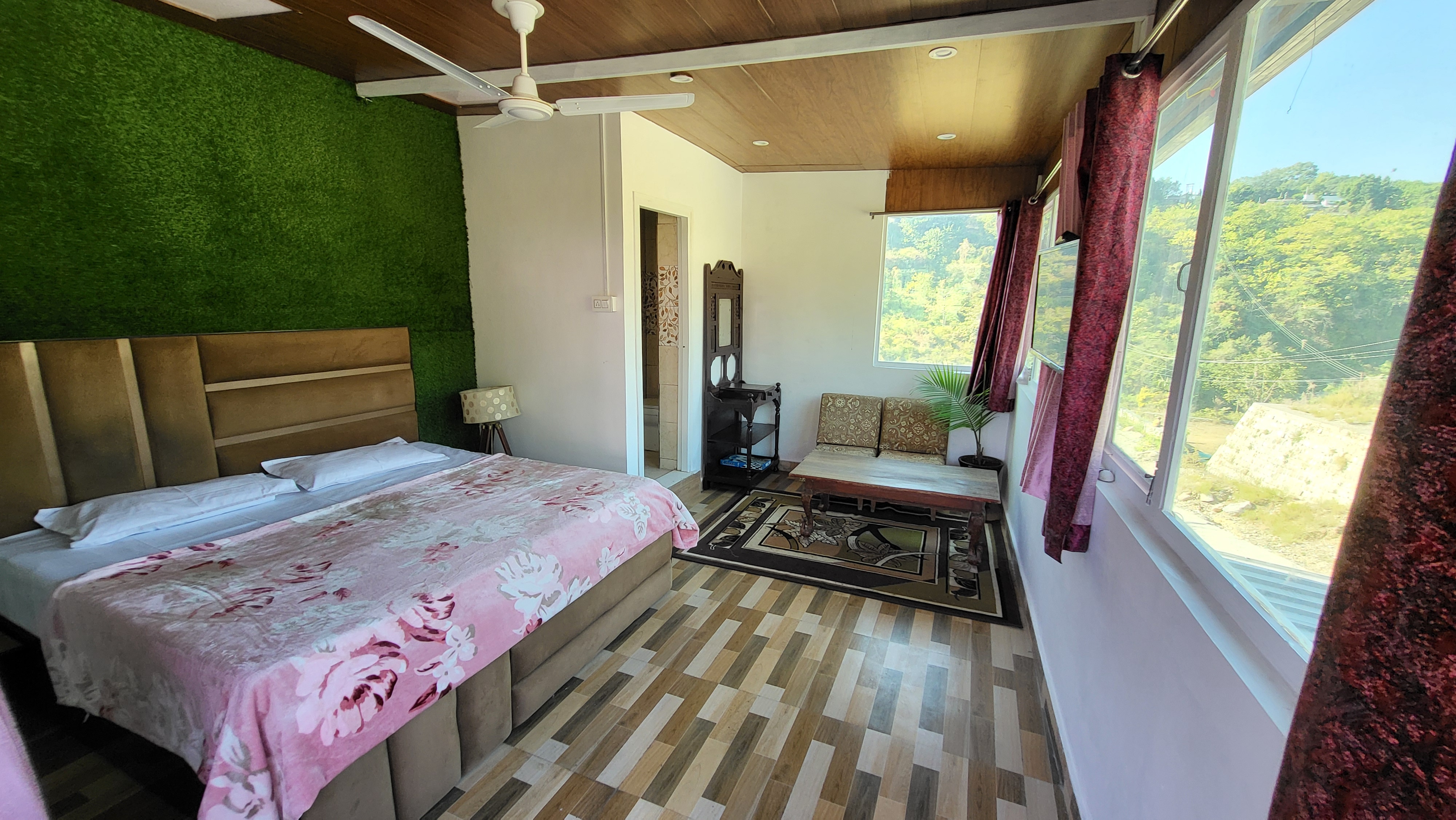 Neelam 𝗕𝗢𝗢𝗞 Dehradun Homestay