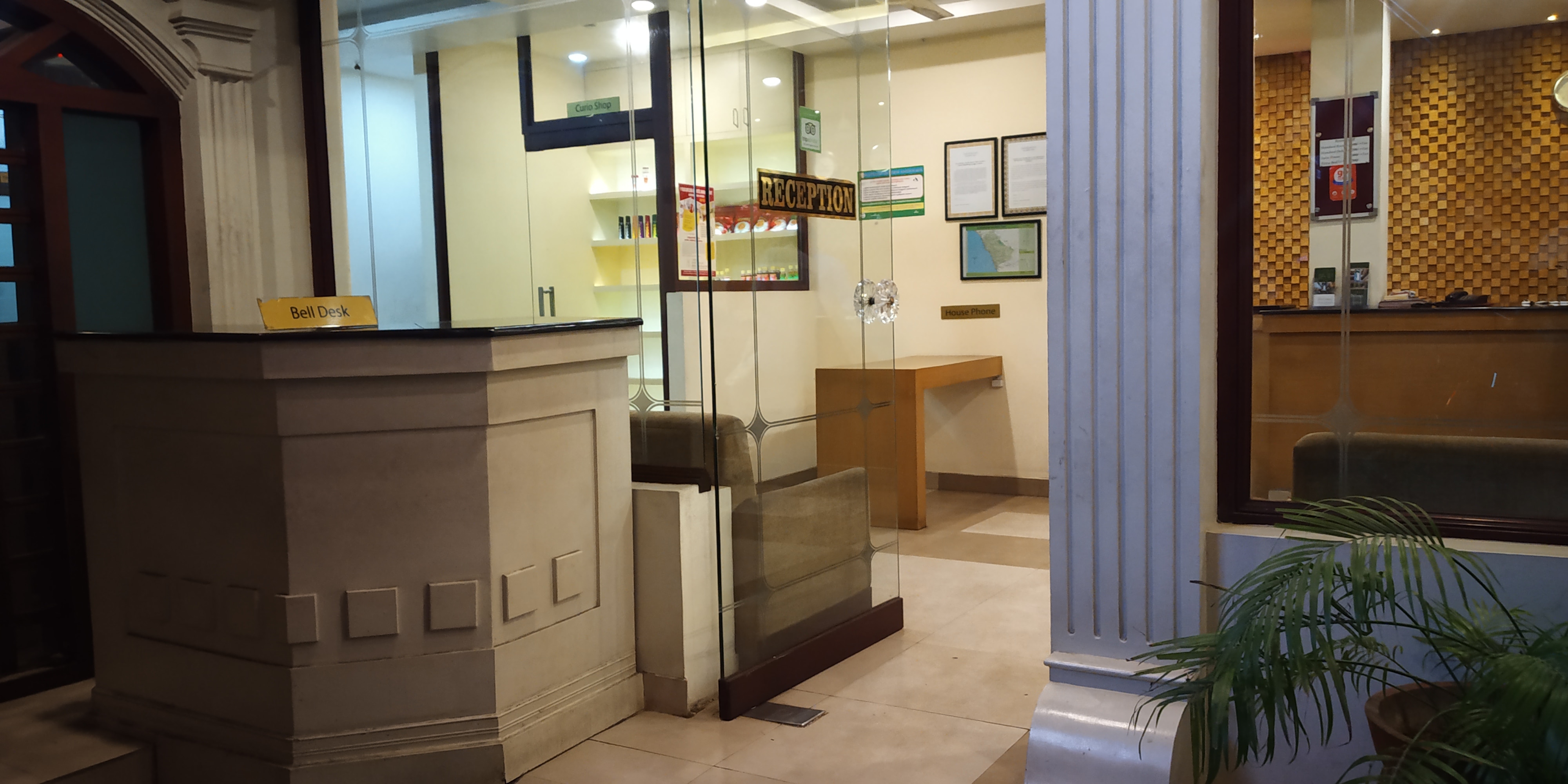 Hotel Dwaraka - The Budget Hotel 𝗕𝗢𝗢𝗞 Calicut (Kozhikode) Hotel