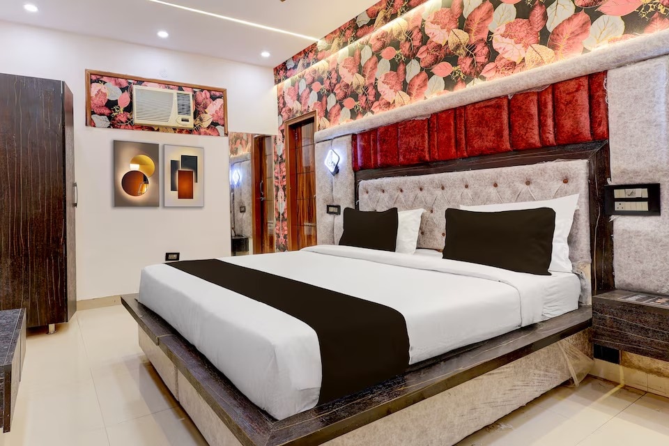 JC LUXURY HOTEL 𝗕𝗢𝗢𝗞 Kurukshetra Apartment
