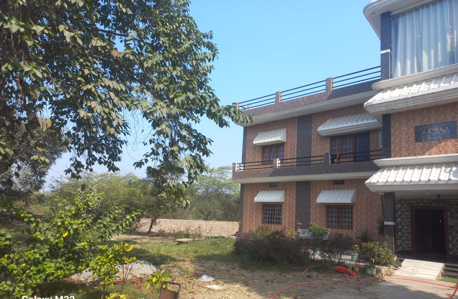 Hotel Gayatri Palace 𝗕𝗢𝗢𝗞 Mughal Sarai Villa