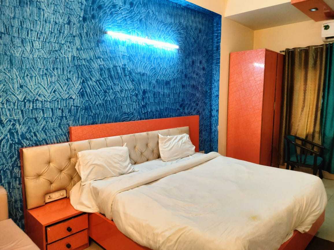 Hotel O Alpha 1 Metro Station Greater Noida - Reviews, Photos & Offer