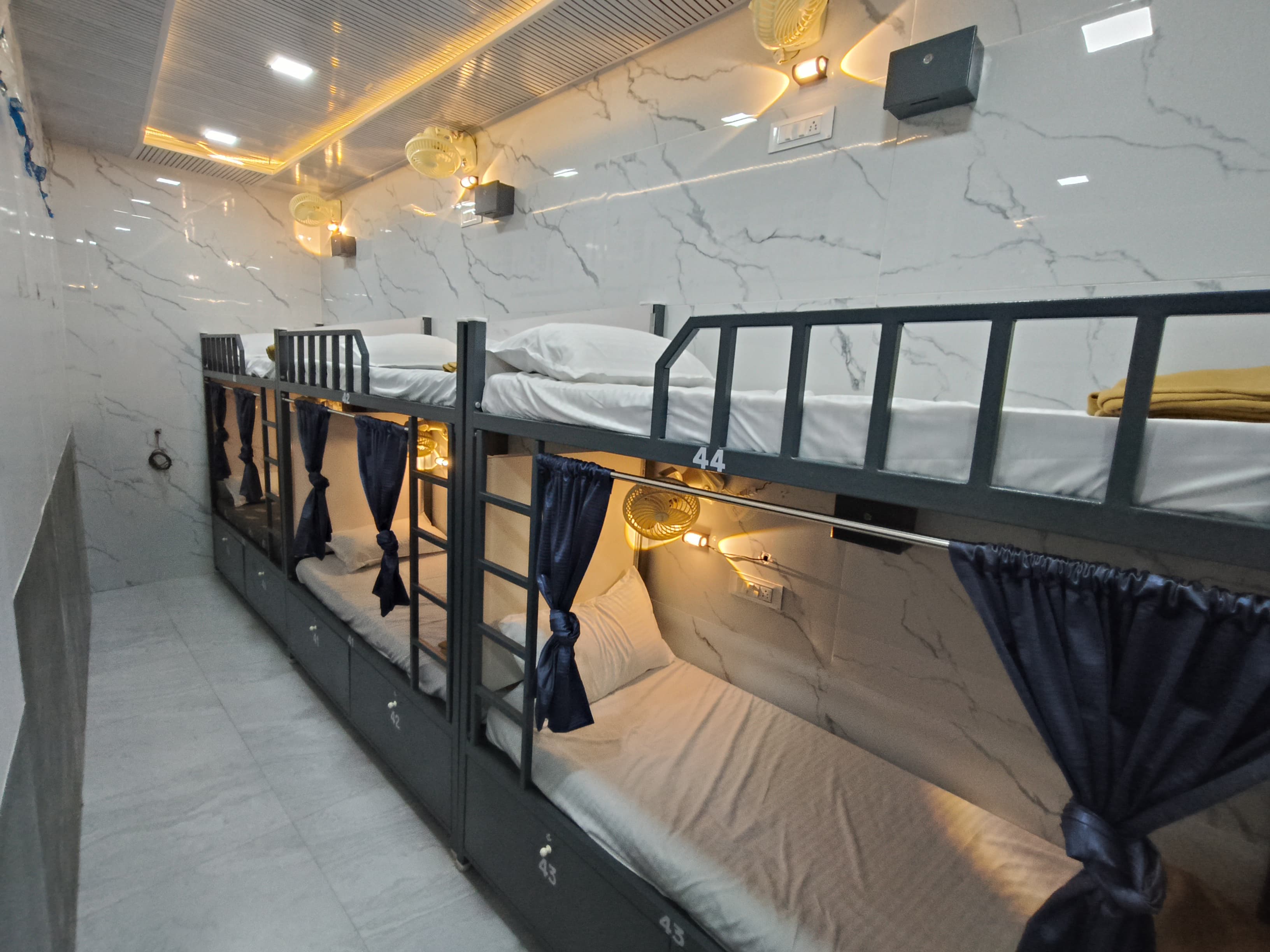 Photos of Basera Dormitory - Mumbai Hotel on Goibibo