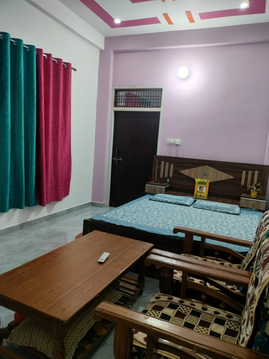 Vinita Homestay 𝗕𝗢𝗢𝗞 Ayodhya Homestay