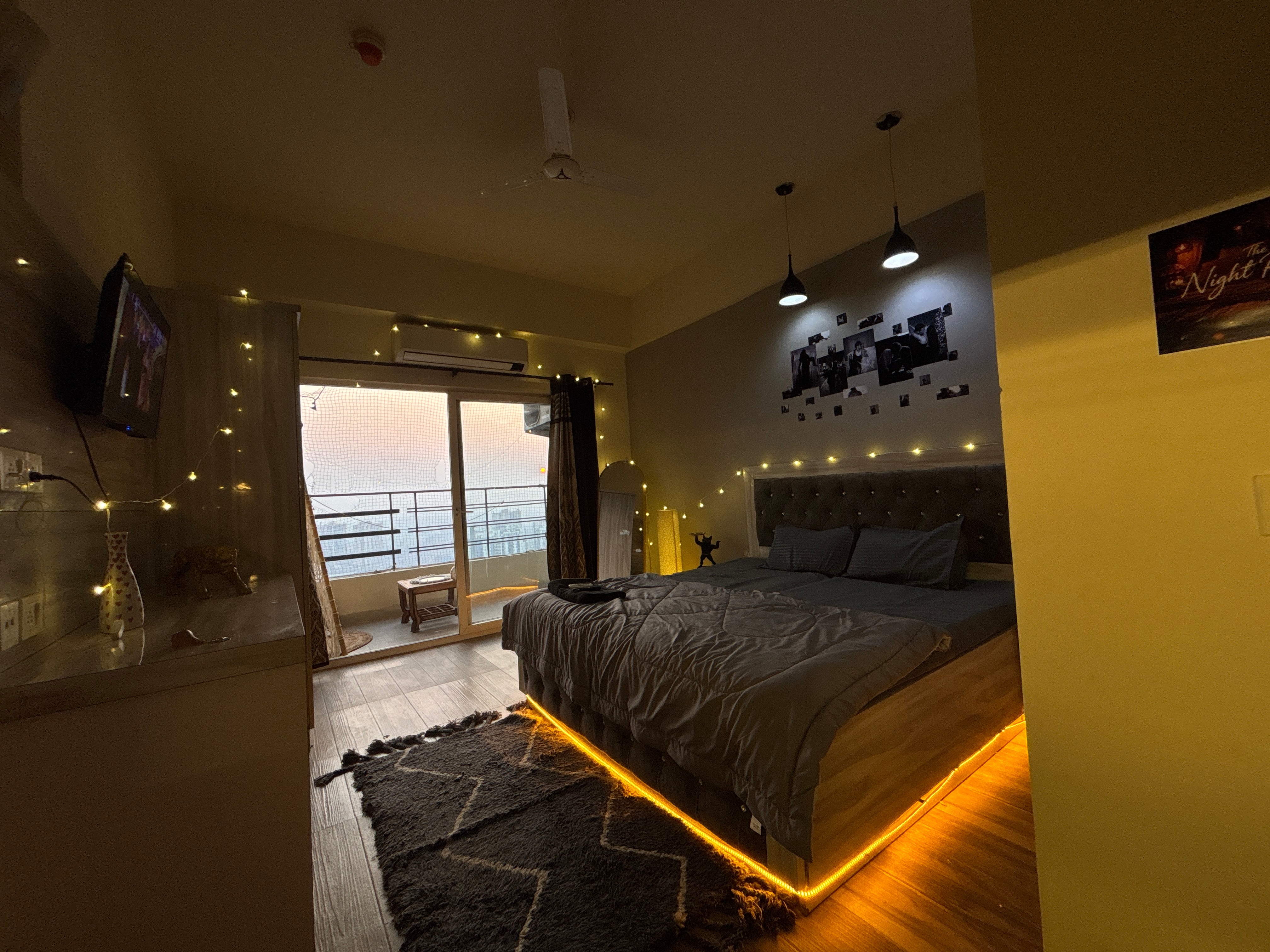The Night Room 𝗕𝗢𝗢𝗞 Greater Noida Homestay