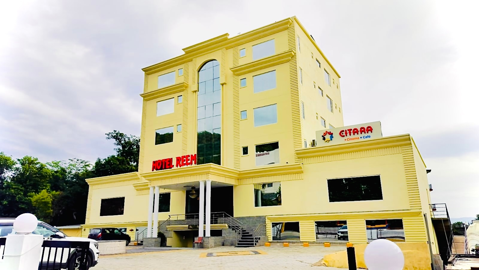 Hotel Reem 𝗕𝗢𝗢𝗞 Jwalamukhi Hotel