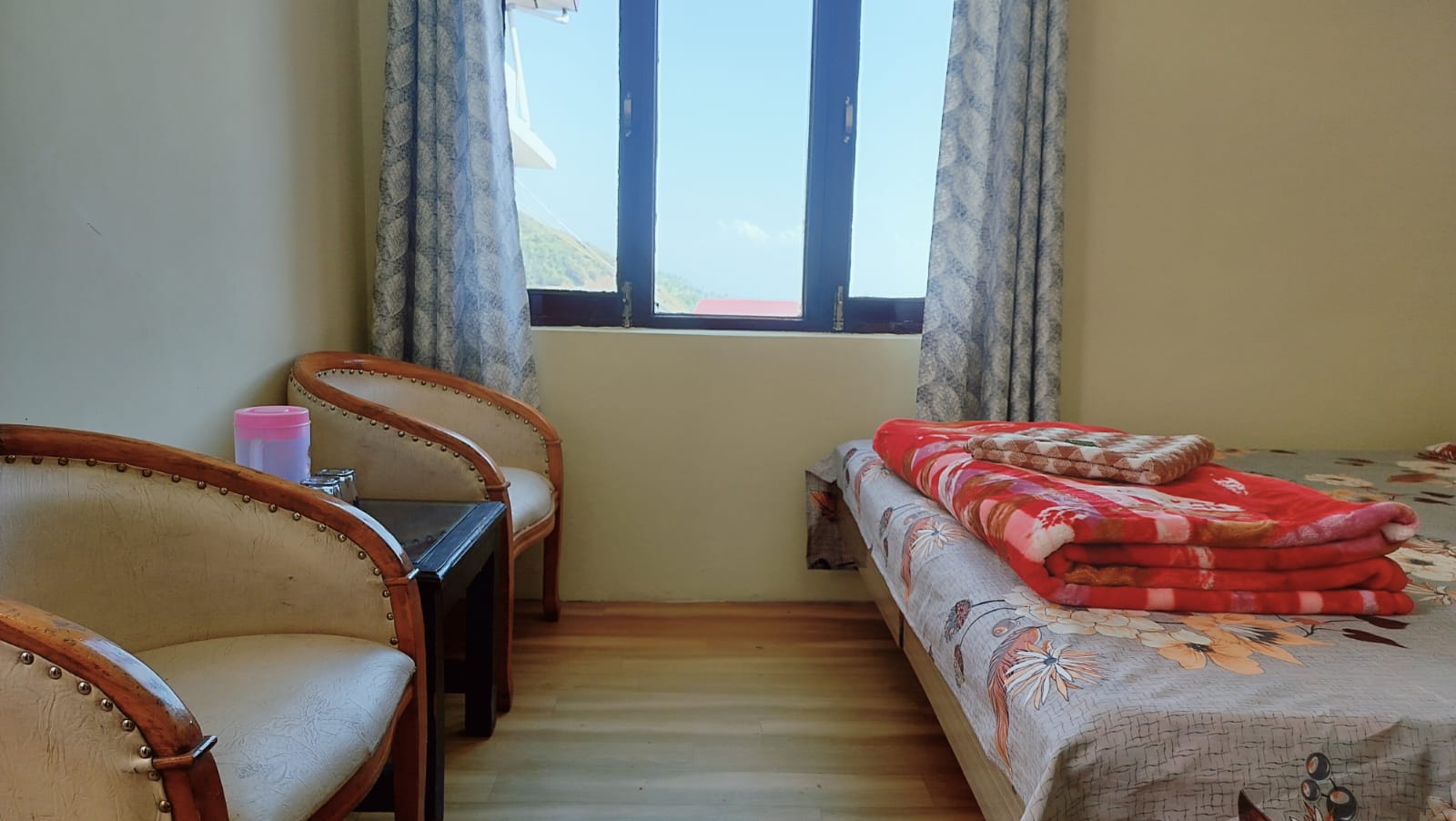 Neeraj Homestay 𝗕𝗢𝗢𝗞 Dharamshala Homestay