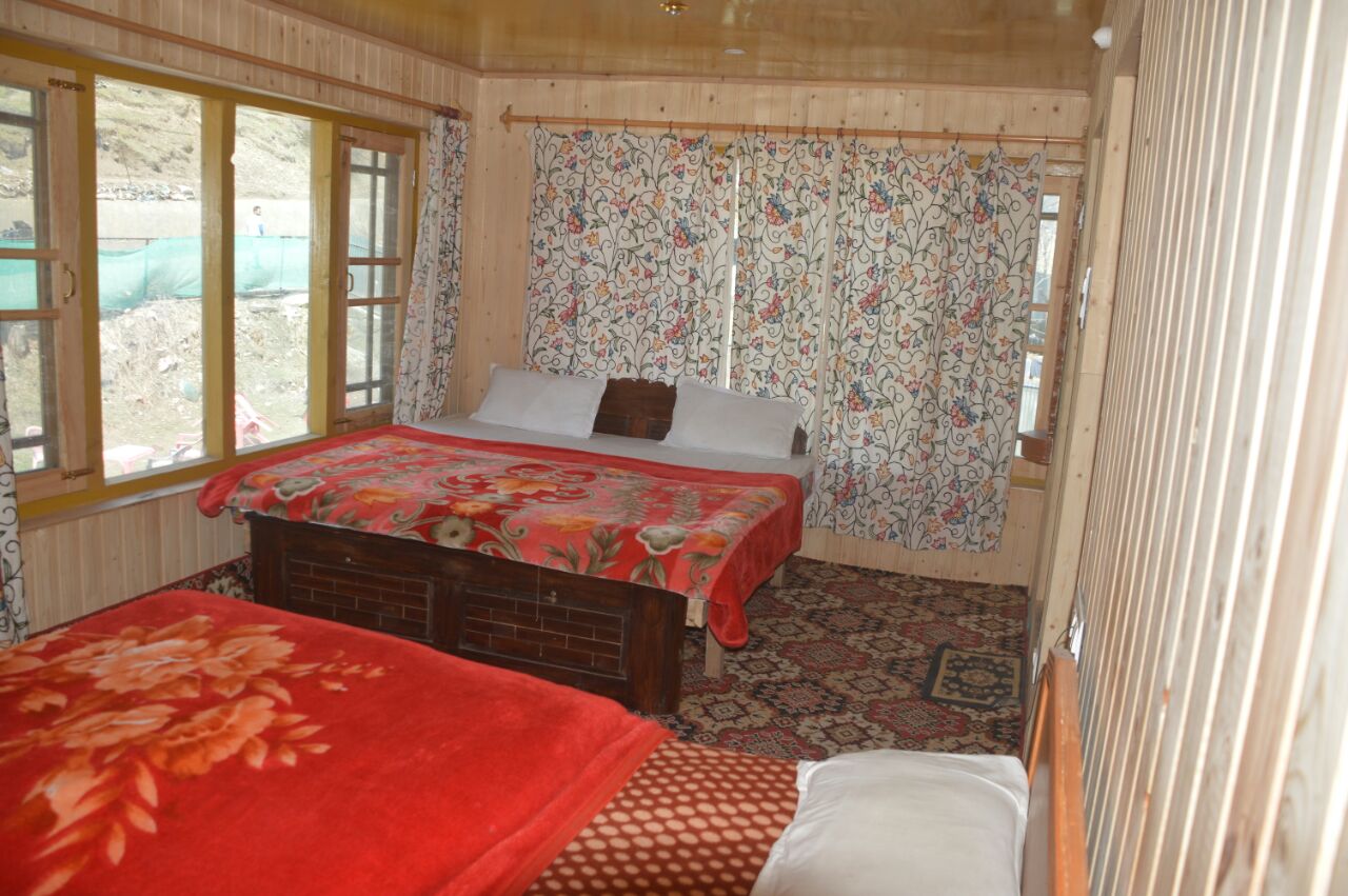 BRIGHT PALACE 𝗕𝗢𝗢𝗞 Pahalgam Hotel