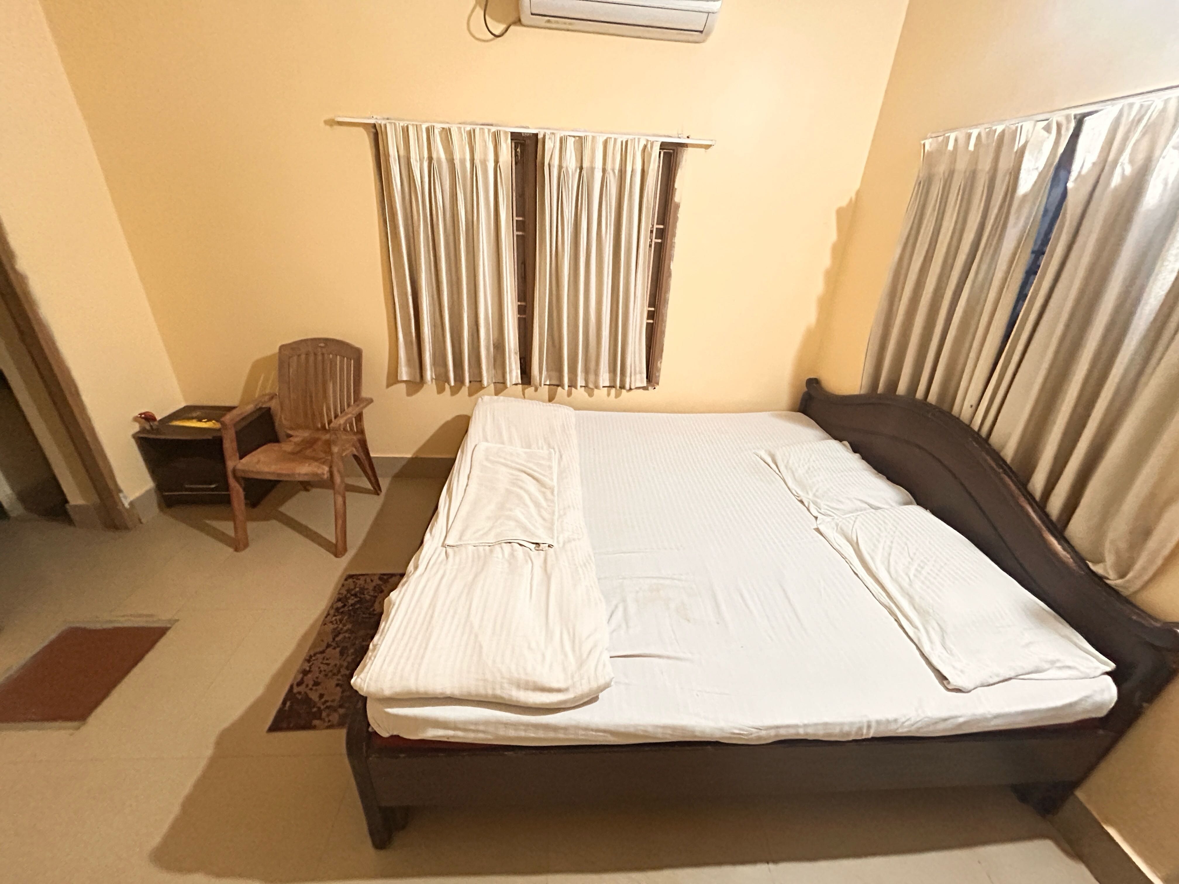 Hotel O OMM Guest house 𝗕𝗢𝗢𝗞 Puri Homestay