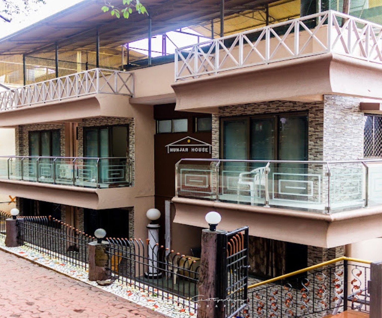 Hunjar House Hotel MATHERAN 𝗕𝗢𝗢𝗞 Matheran Homestay