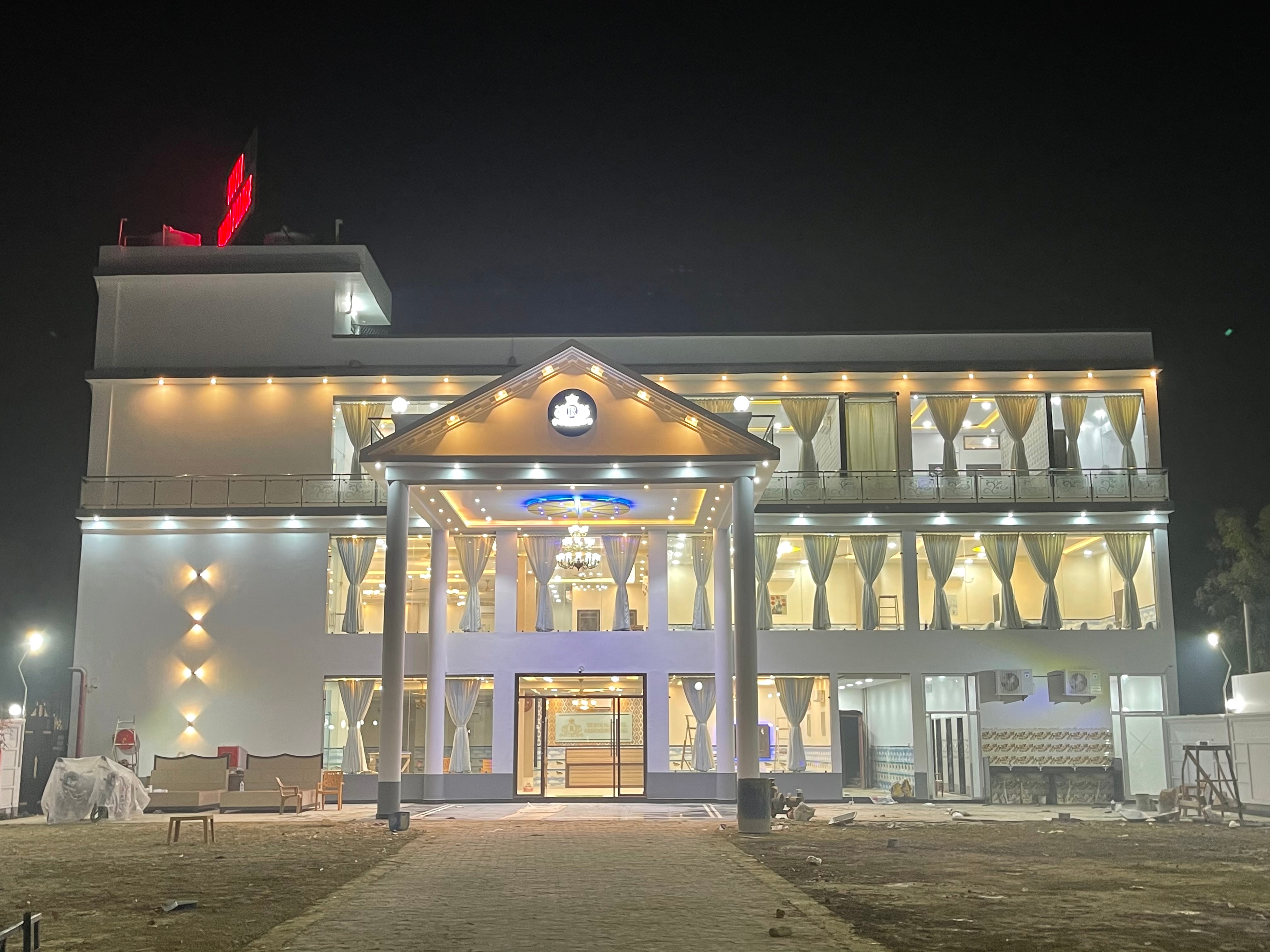 THE ROYAL PALACE HOTEL 𝗕𝗢𝗢𝗞 Naugarh Hotel
