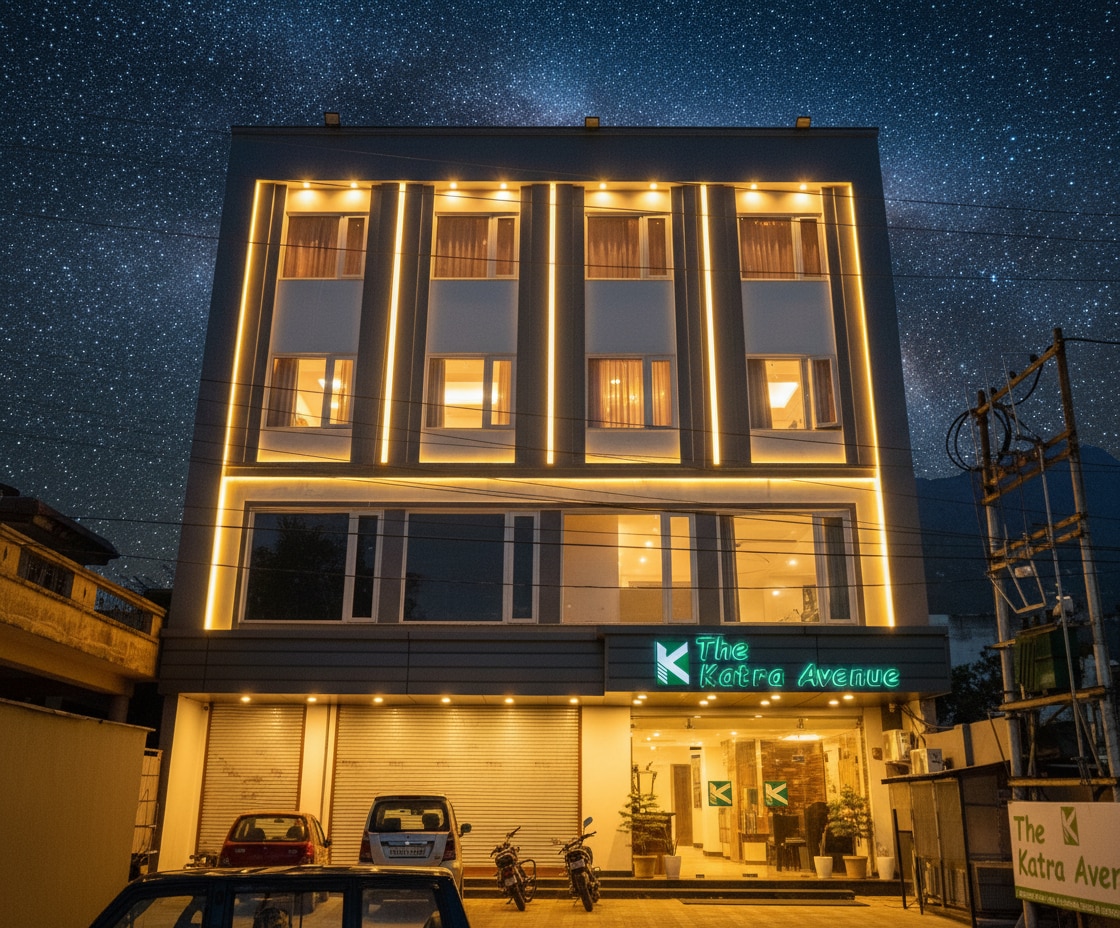 Hotel The Katra Avenue 𝗕𝗢𝗢𝗞 Katra Hotel