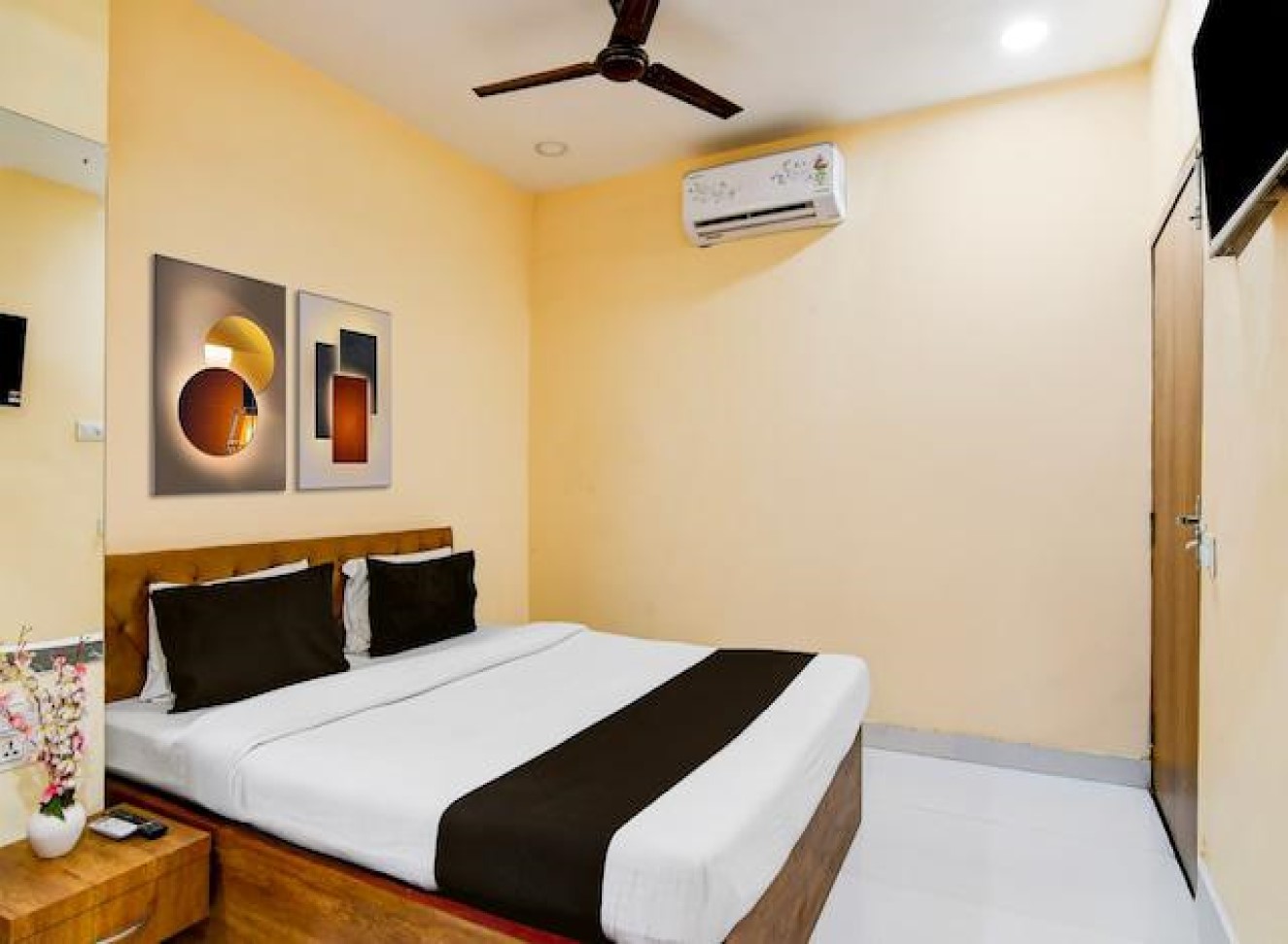PHILIPS STAY CIT ROAD near Sealdah Apart-hotel Kolkata - Reviews ...