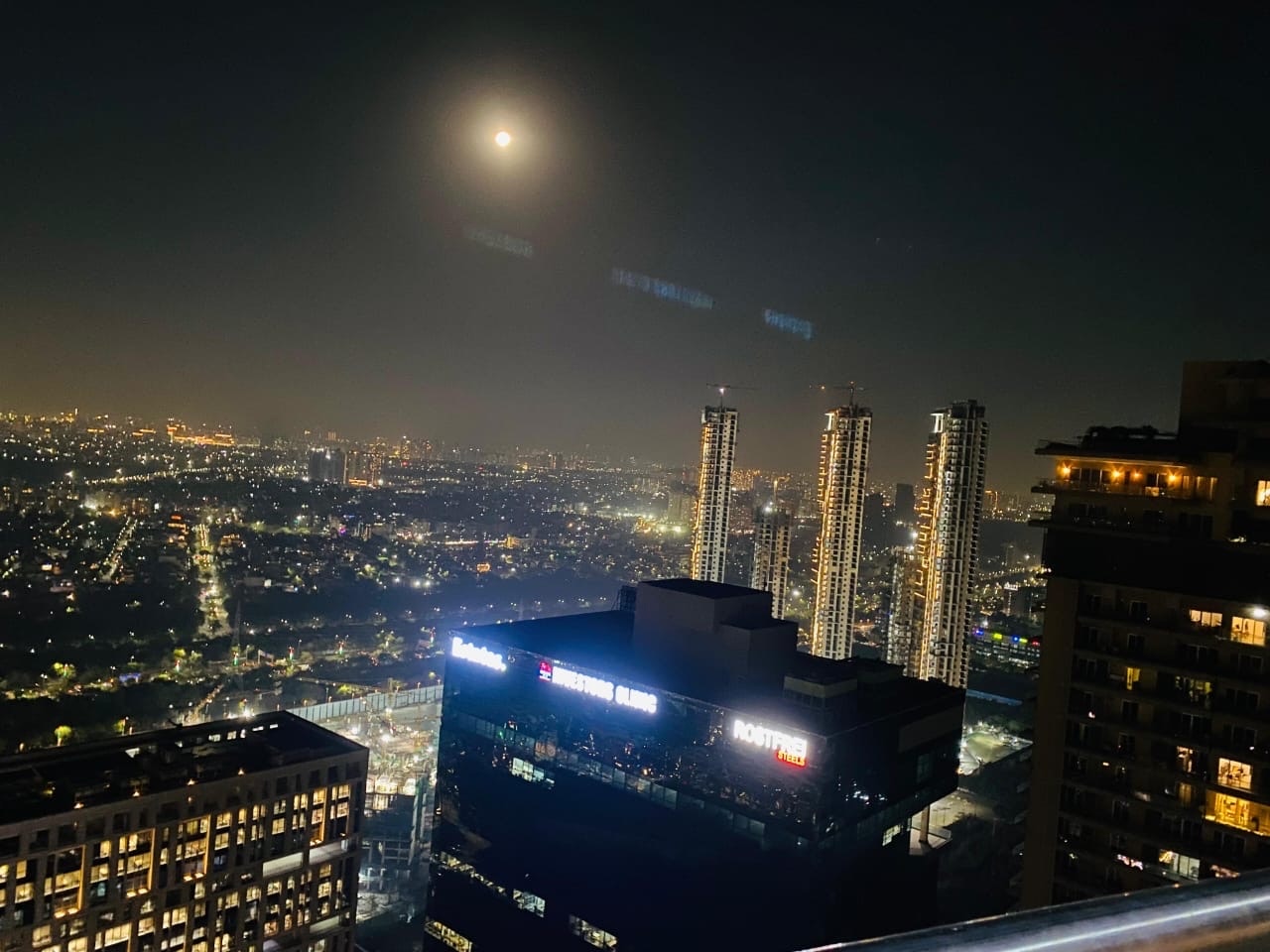 High sky Palace in Noida 𝗕𝗢𝗢𝗞 Noida Apartment