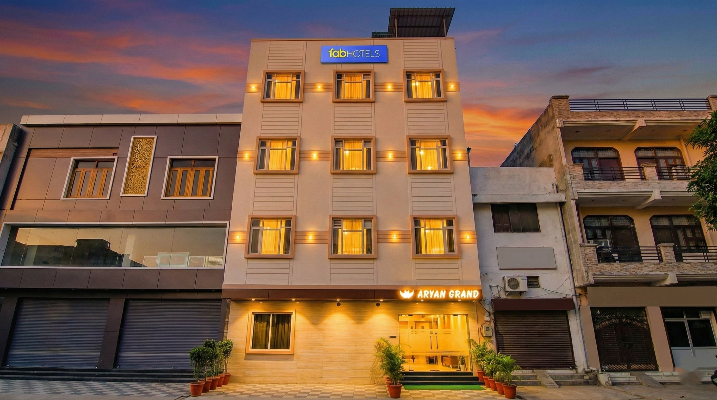 FabHotel Aryan Grand 𝗕𝗢𝗢𝗞 Amritsar Hotel