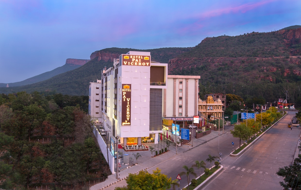 Pai Viceroy 𝗕𝗢𝗢𝗞 Tirupati Hotel