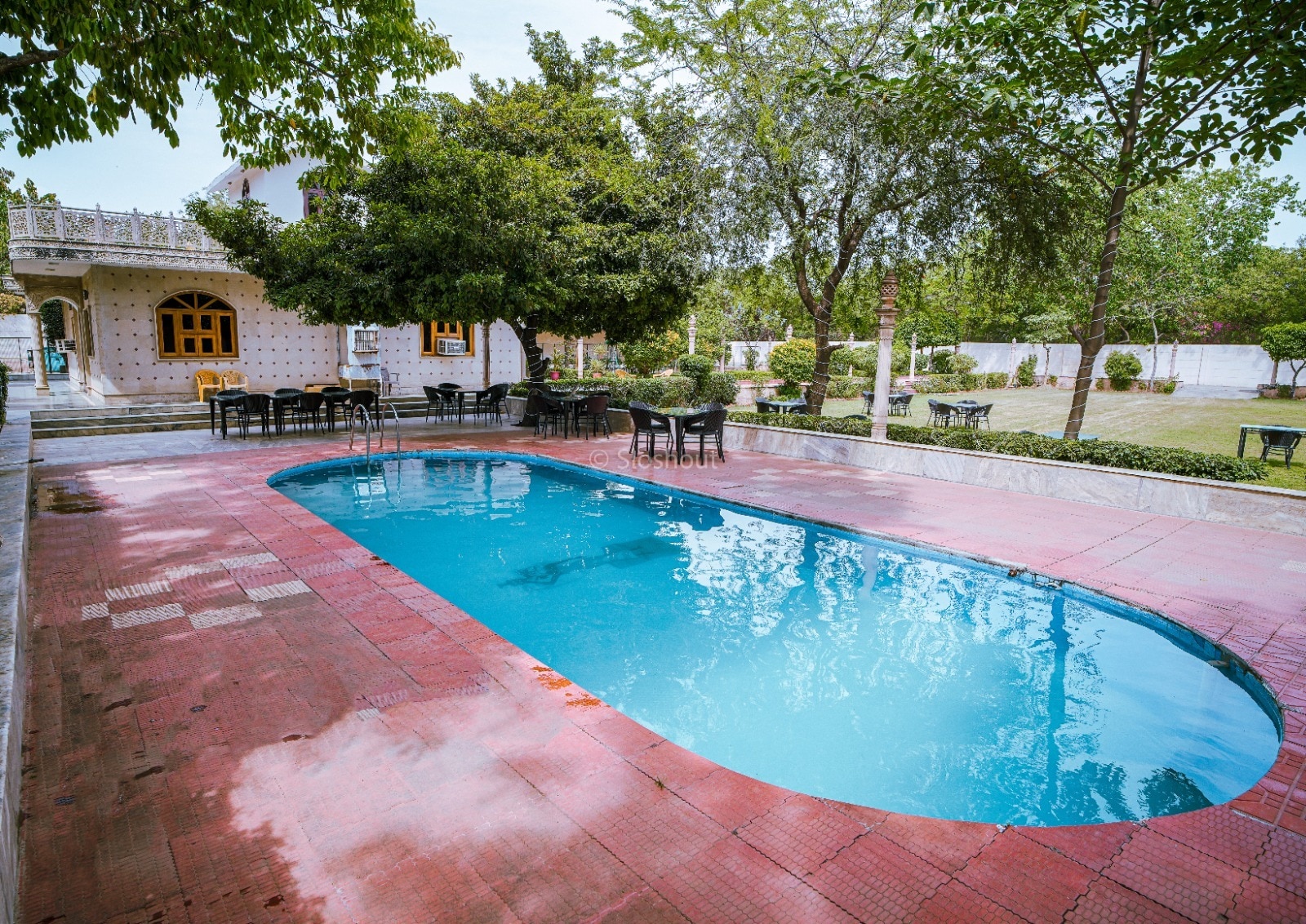 Partyvillas Golden leaf Resort 𝗕𝗢𝗢𝗞 Delhi Farm House