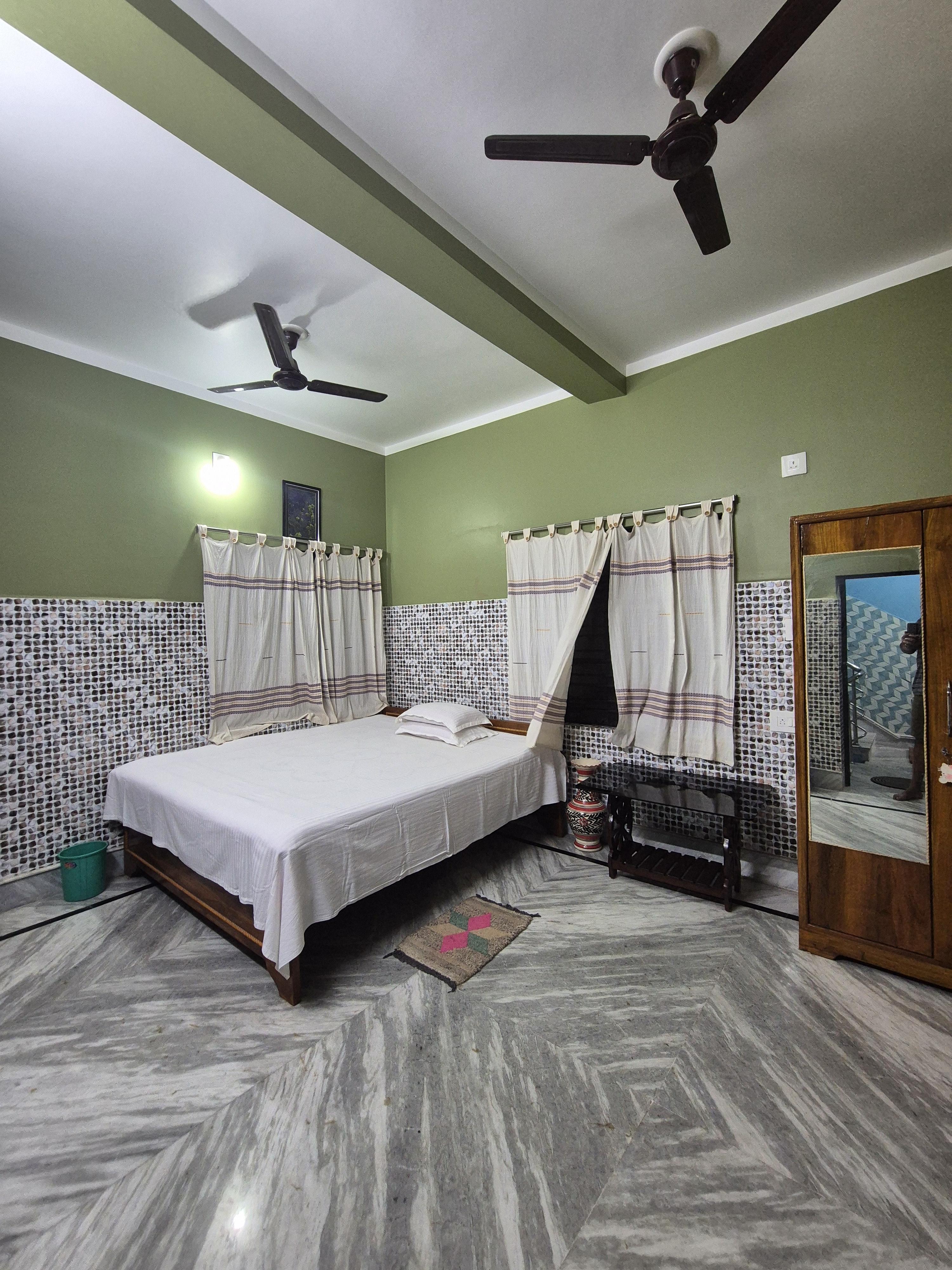 Priyanka Homestay 𝗕𝗢𝗢𝗞 Shantiniketan Homestay