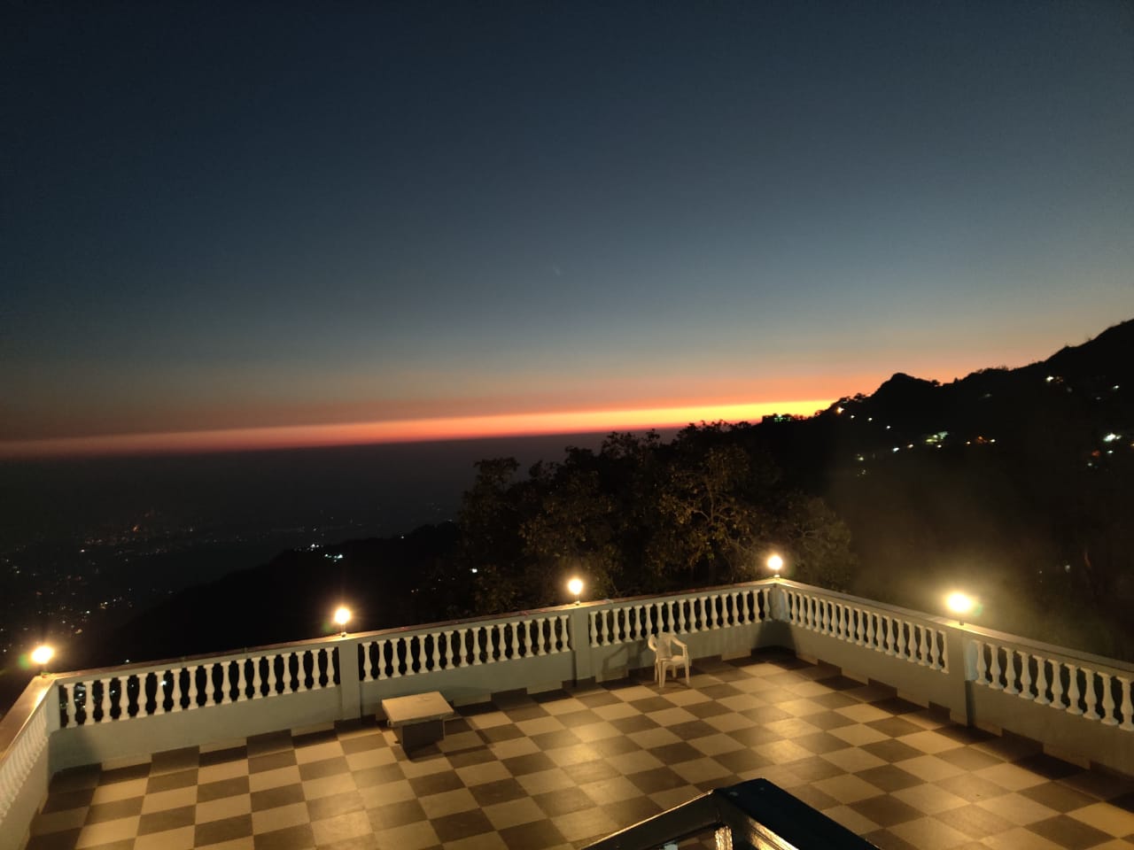 Suncrest by Macquary Inn 𝗕𝗢𝗢𝗞 Mussoorie Homestay