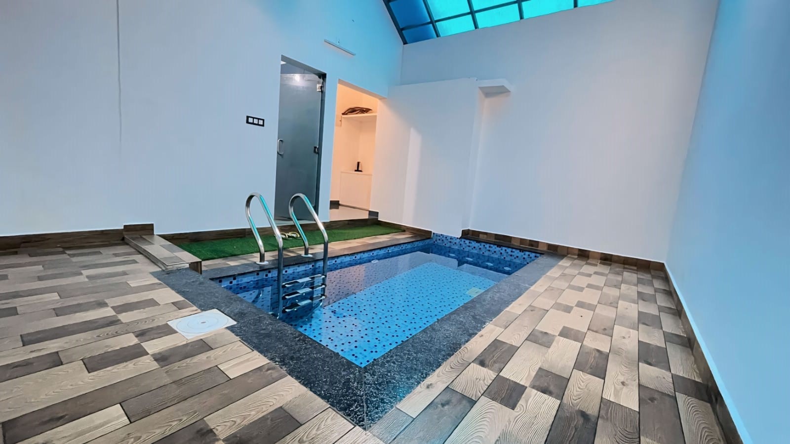 Royal Palace by Five Dreams | Indoor Private Pool Villa 𝗕𝗢𝗢𝗞 Wayanad Villa