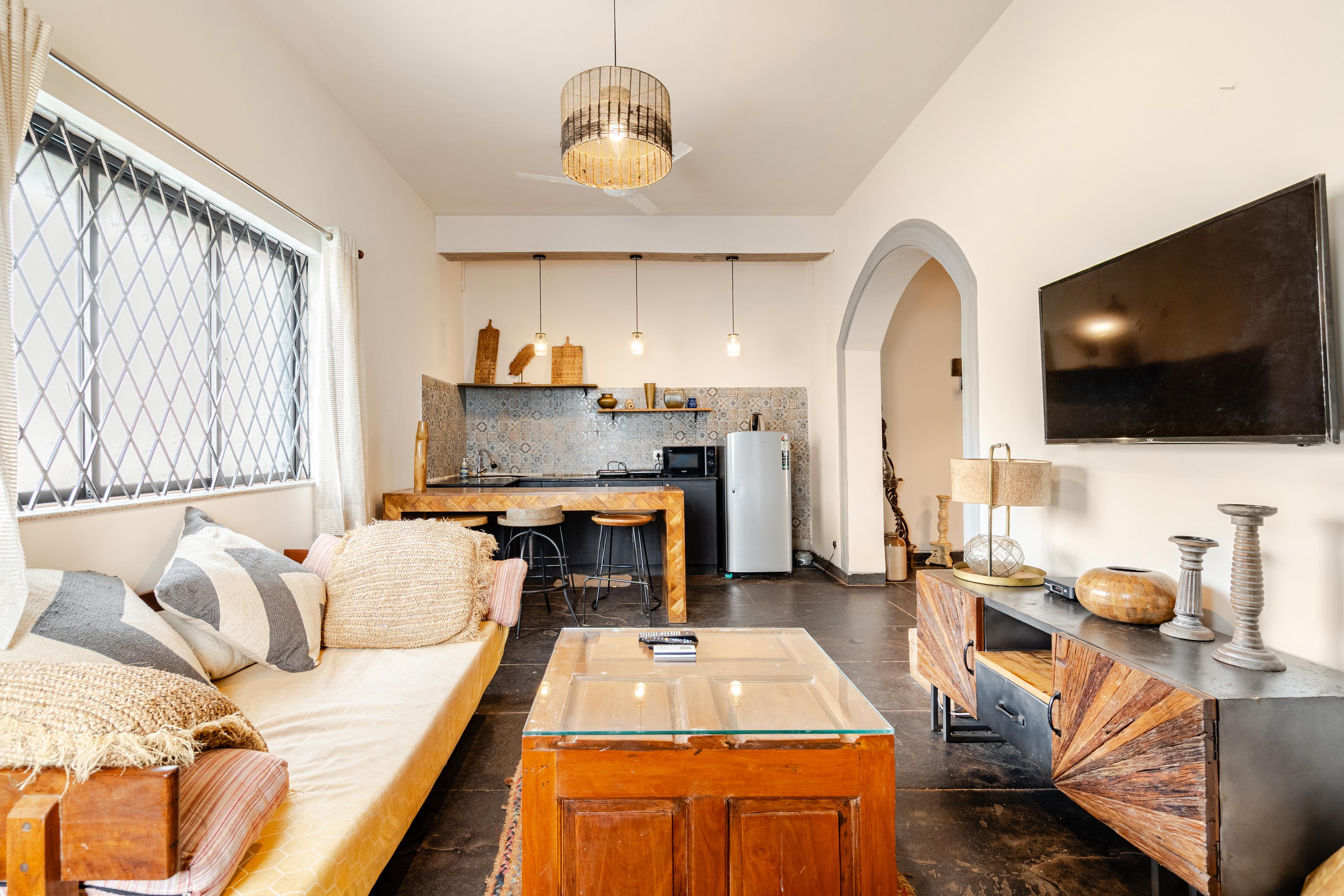 Hilltop Anjuna 3 BHK Villa With Pool 𝗕𝗢𝗢𝗞 Goa Villa