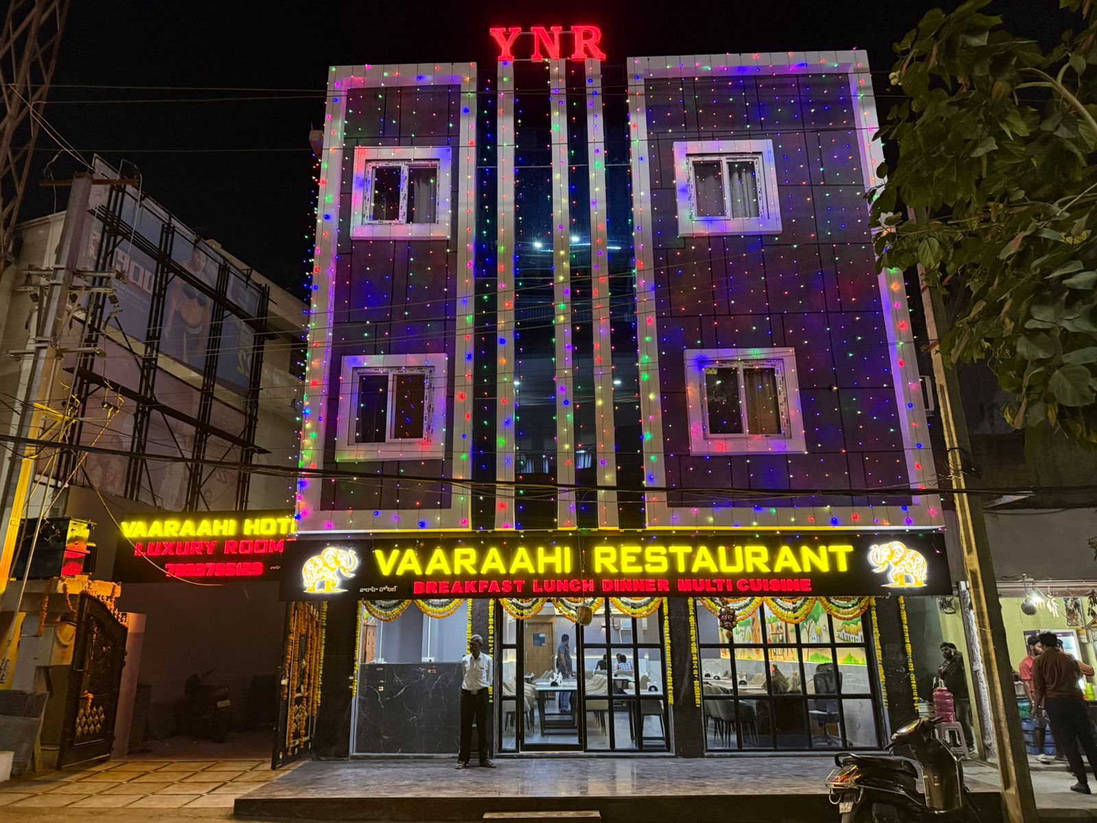 VAARAAHI HOTELS 𝗕𝗢𝗢𝗞 Hyderabad Hotel