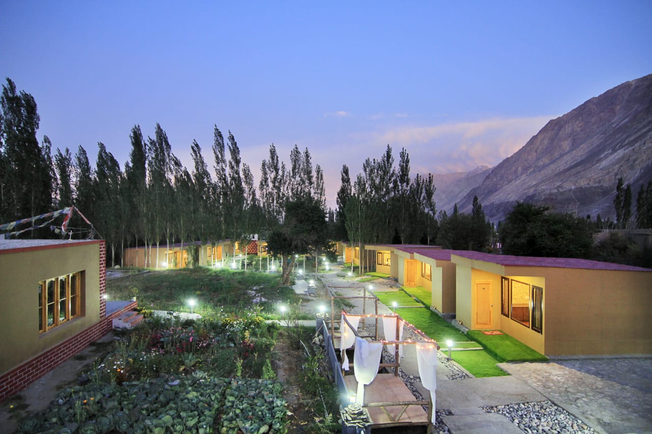 Wooden Resort Hunder 𝗕𝗢𝗢𝗞 Nubra Valley Resort