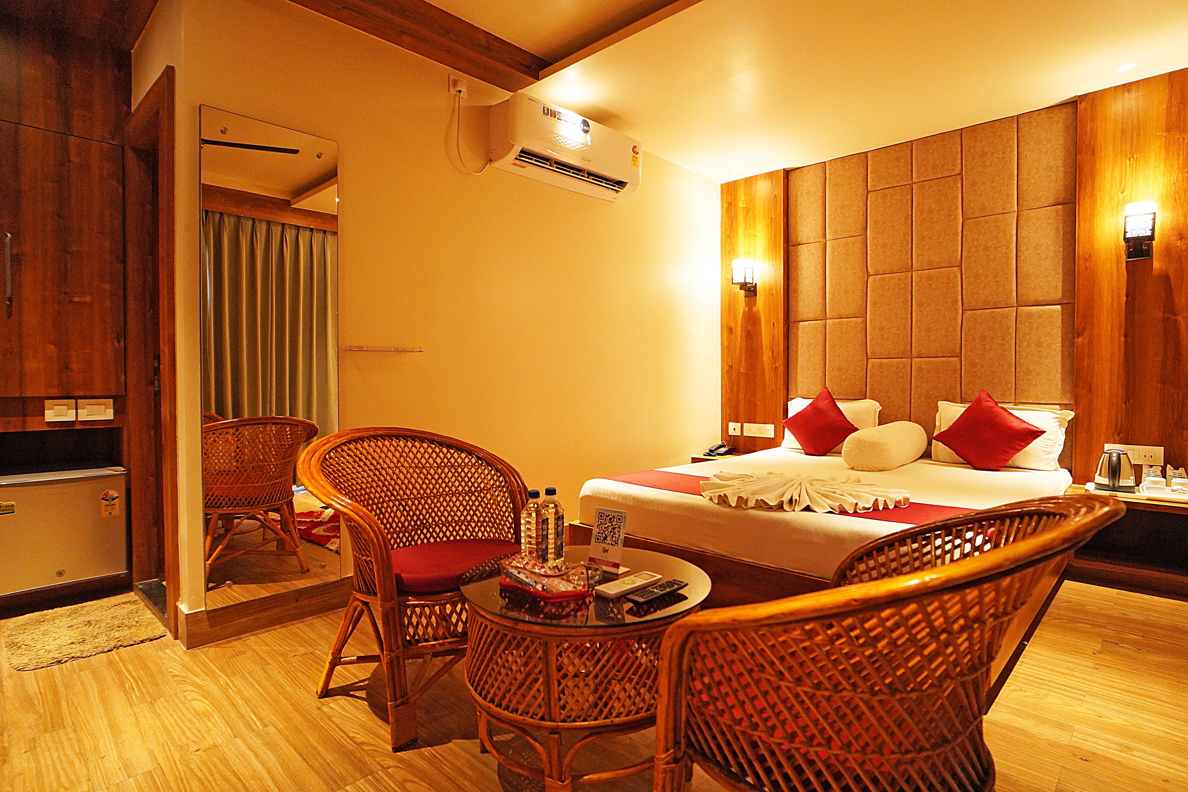 BLUE WAVES HOTEL AND RESORTS Tajpur - Reviews, Photos & Offer