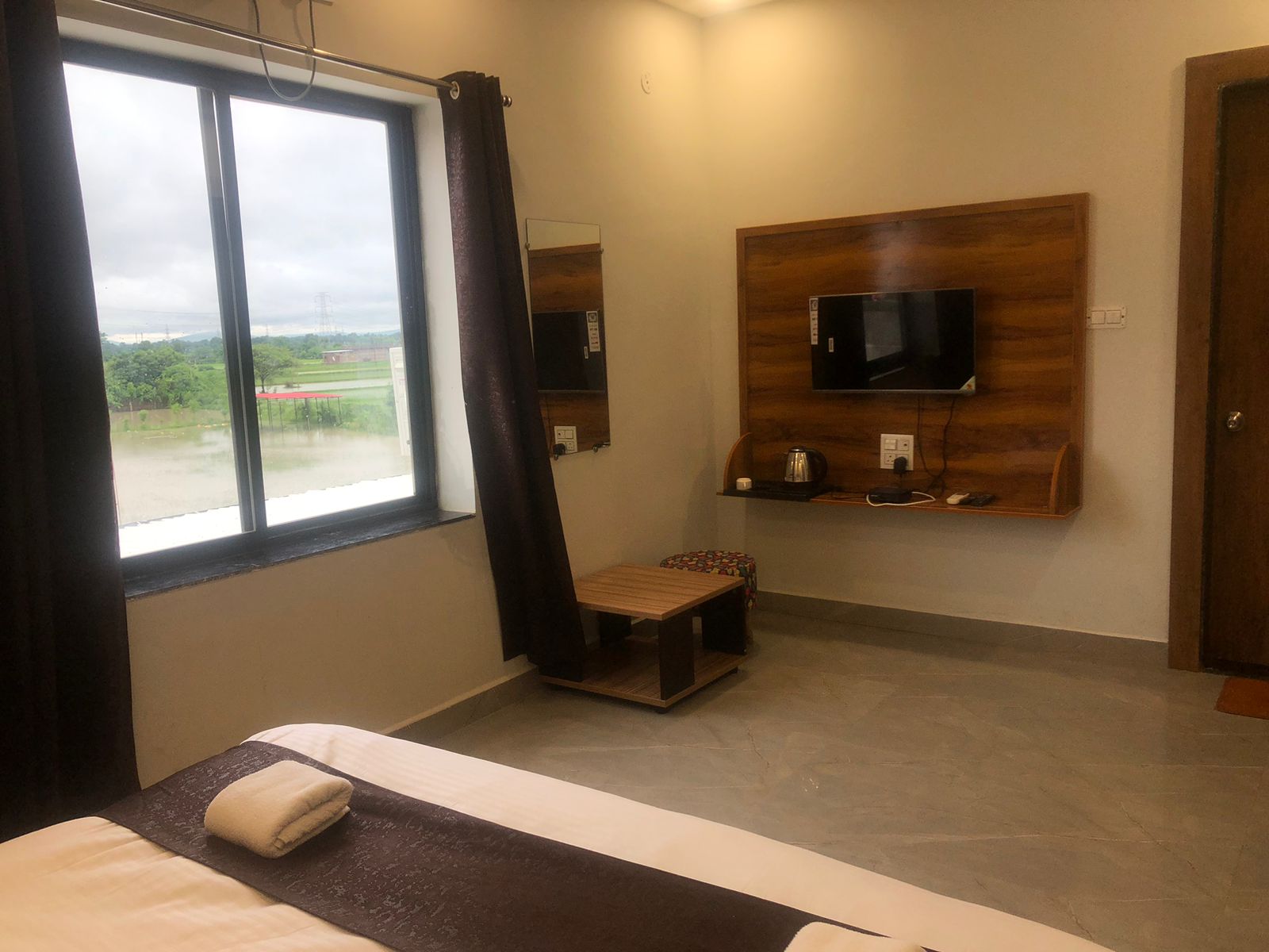 Crystal Resort and Lawns 𝗕𝗢𝗢𝗞 Hoshangabad Hotel