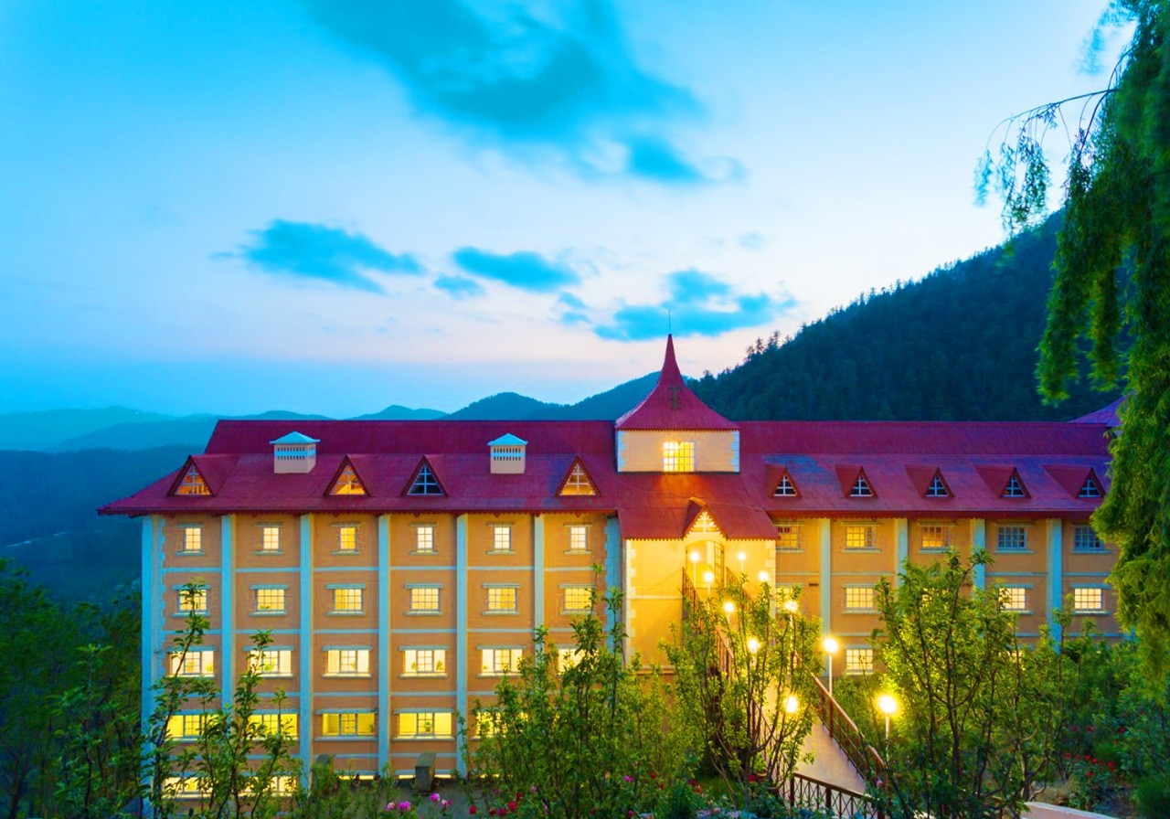 TOSHALI ROYAL VIEW,SHIMLA 𝗕𝗢𝗢𝗞 Kufri Hotel