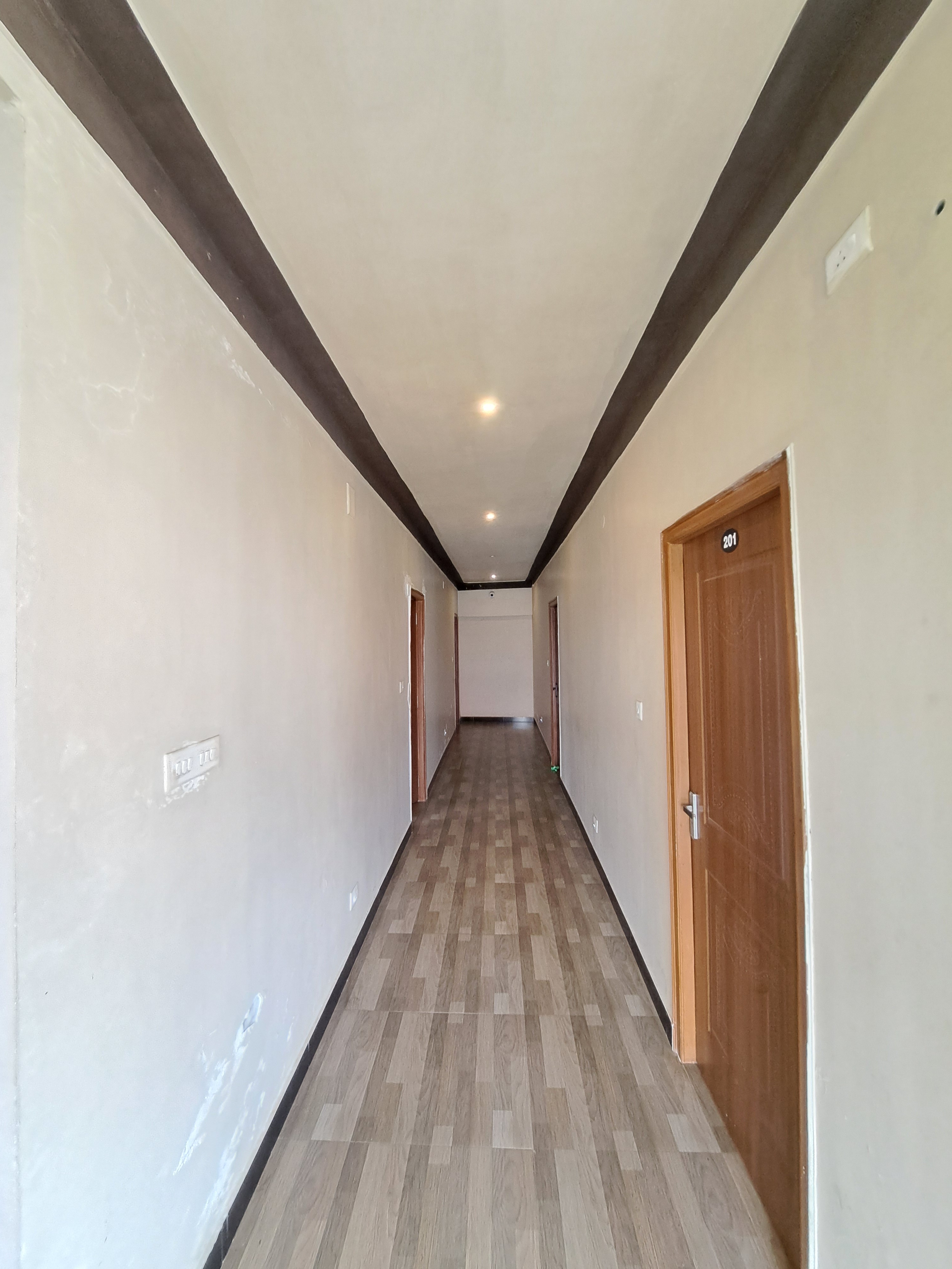 Get In Bower Queen 𝗕𝗢𝗢𝗞 Ooty Cottage