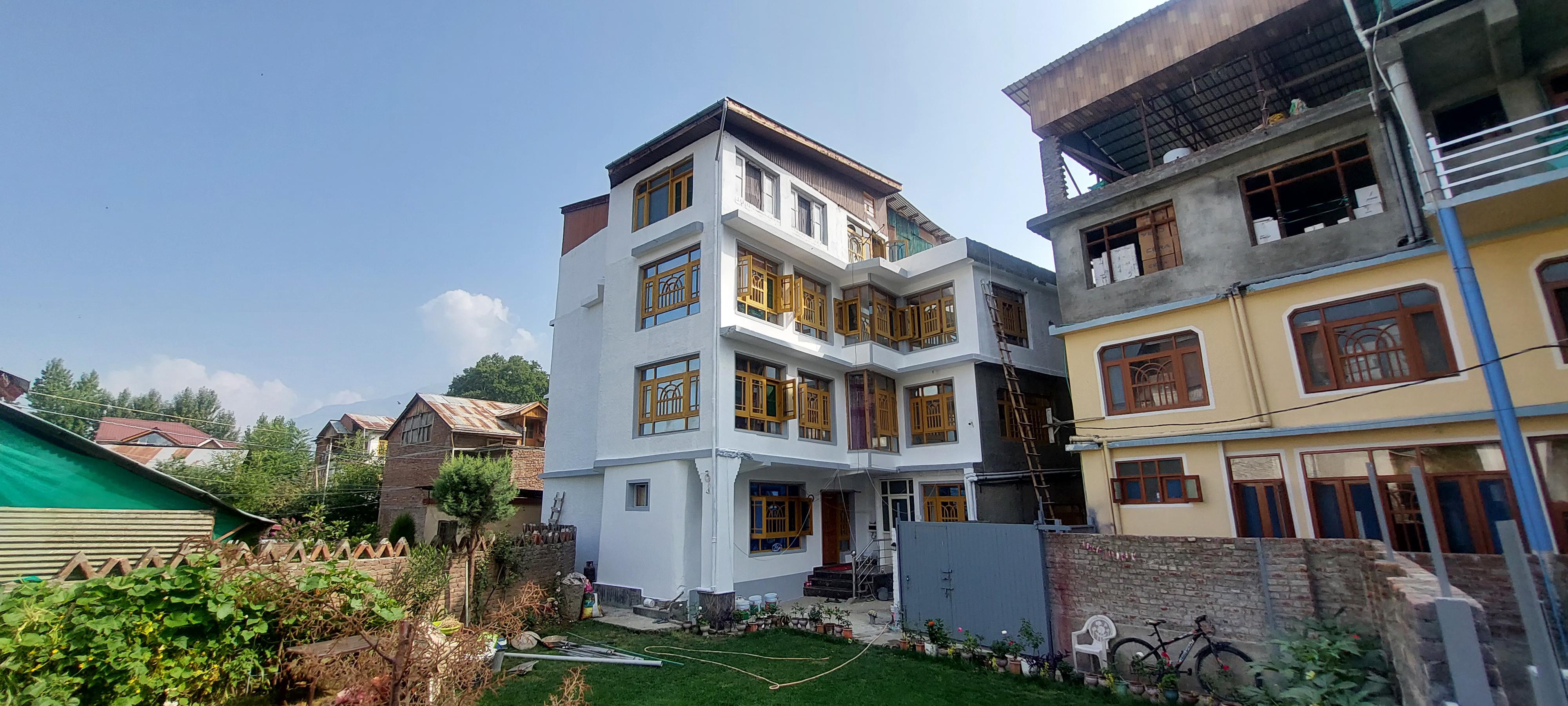 Herald Spring 𝗕𝗢𝗢𝗞 Srinagar Homestay