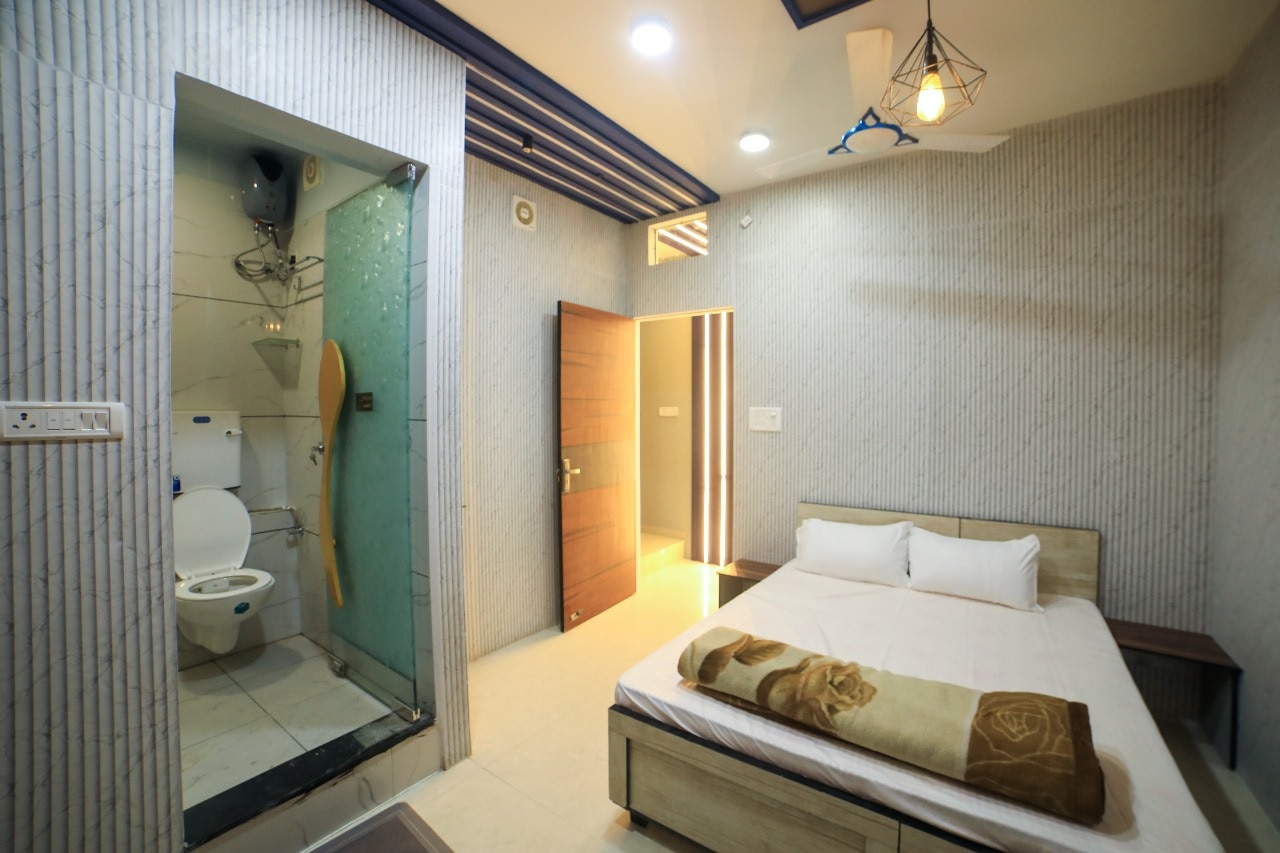 Ramashray Premium Studio Apartments 𝗕𝗢𝗢𝗞 Indore Apartment