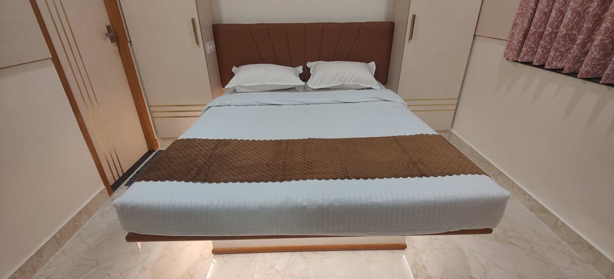 Nandhavanam A Business Class Residency 𝗕𝗢𝗢𝗞 Chennai Hotel