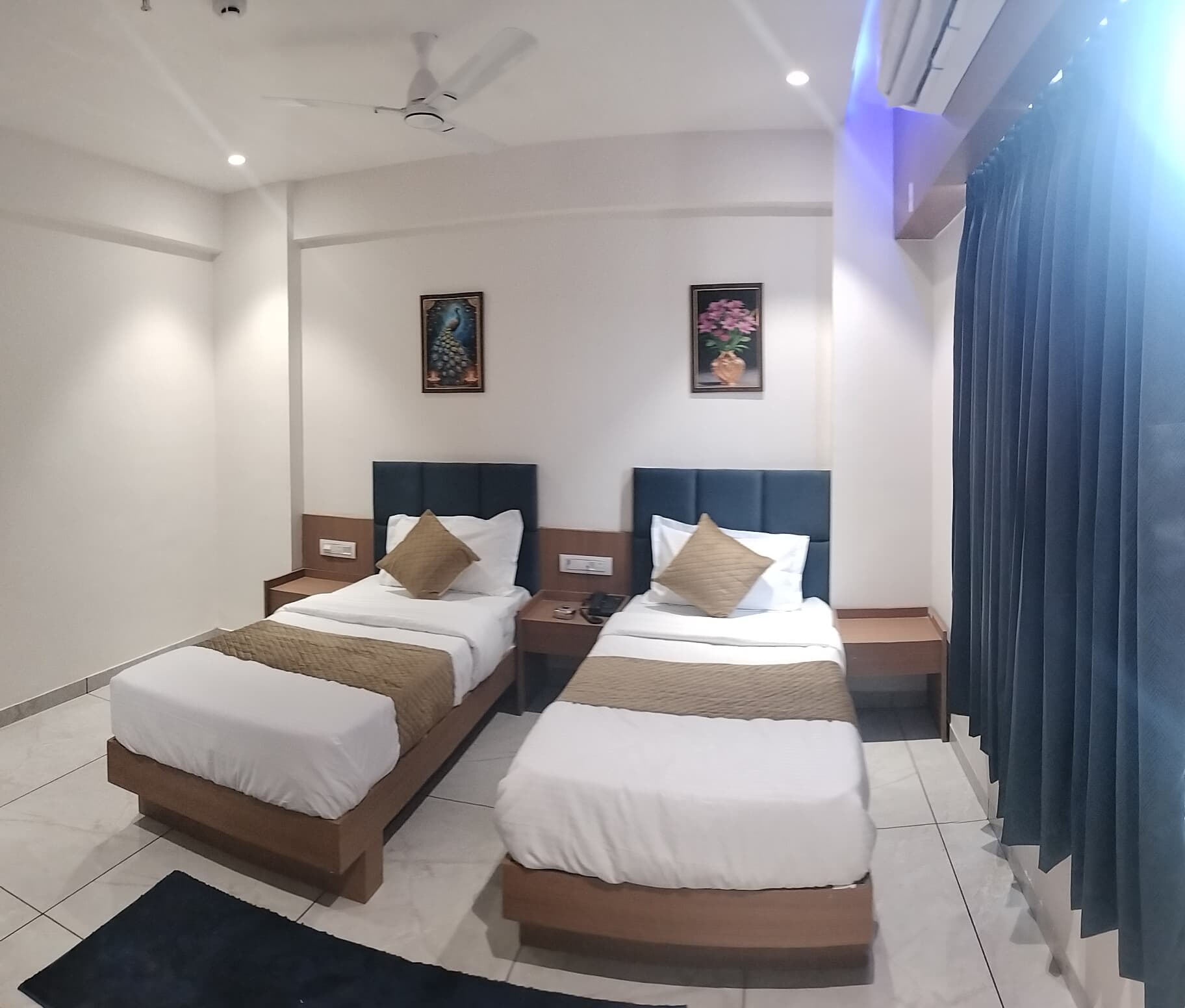 Photos of Hotel royal park - Hotel in Vapi