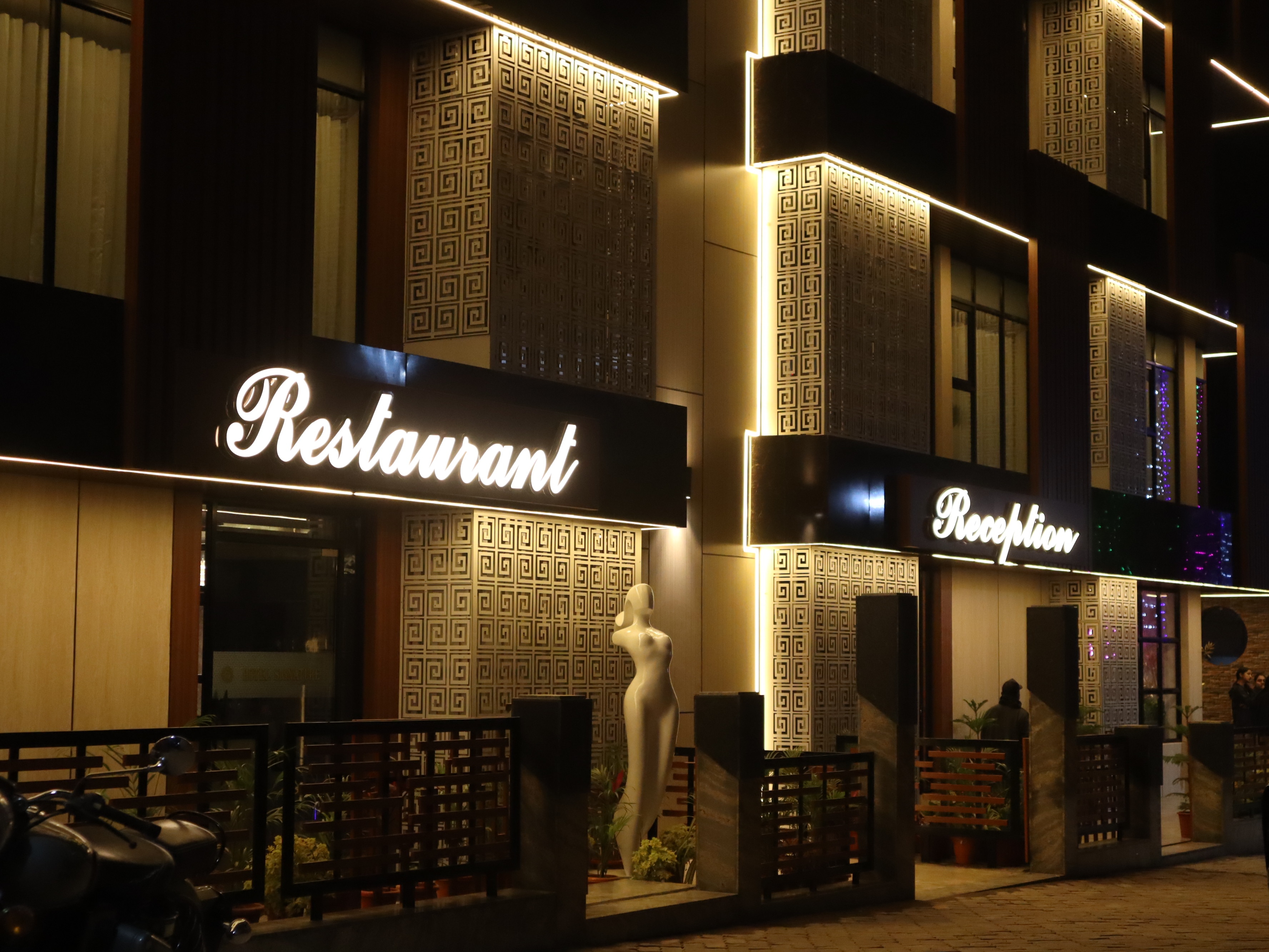 Hotel Signature 𝗕𝗢𝗢𝗞 Jeypore Hotel