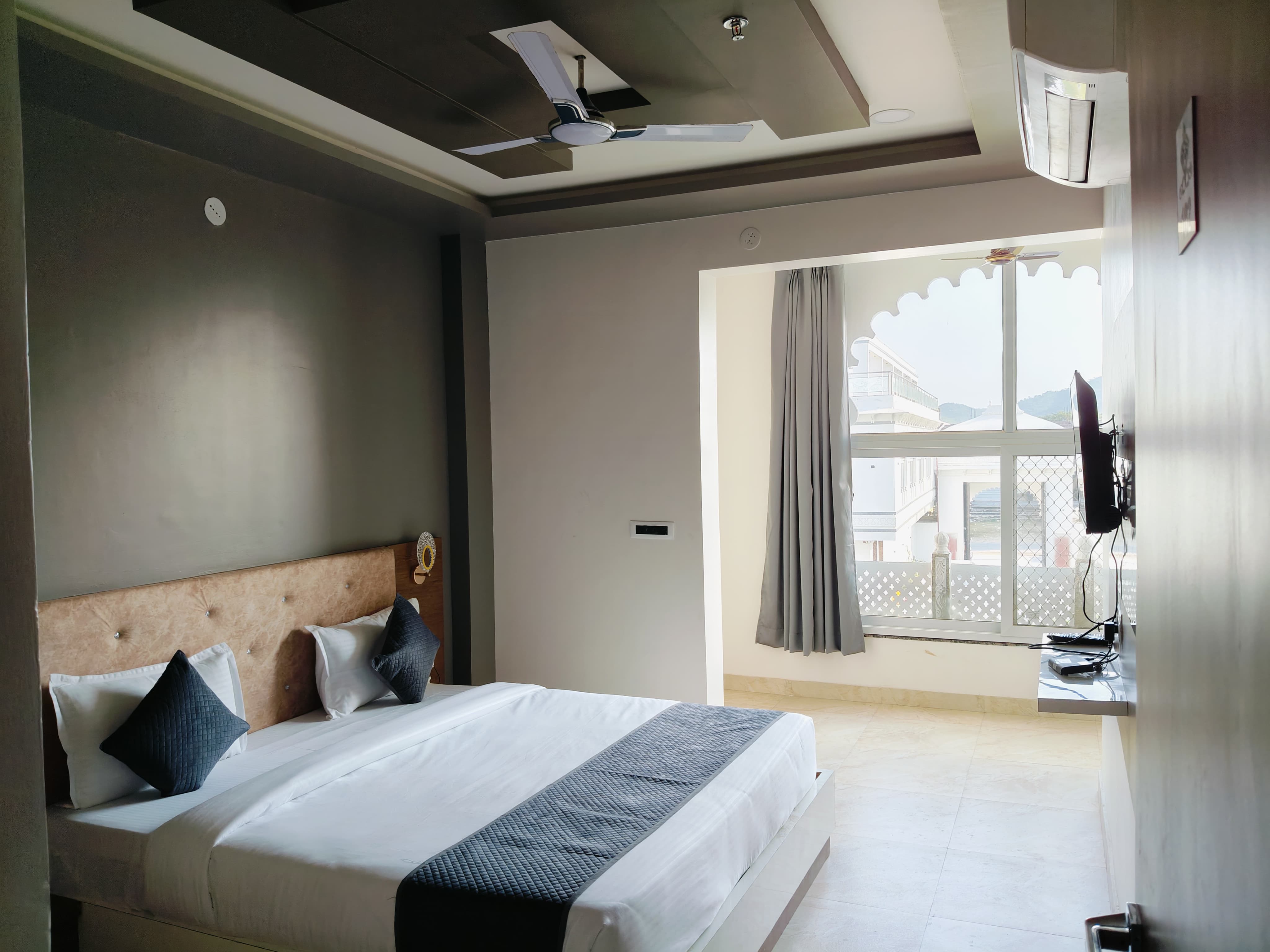 Rooms of Omnitel Kohinoor - Hotel in Udaipur