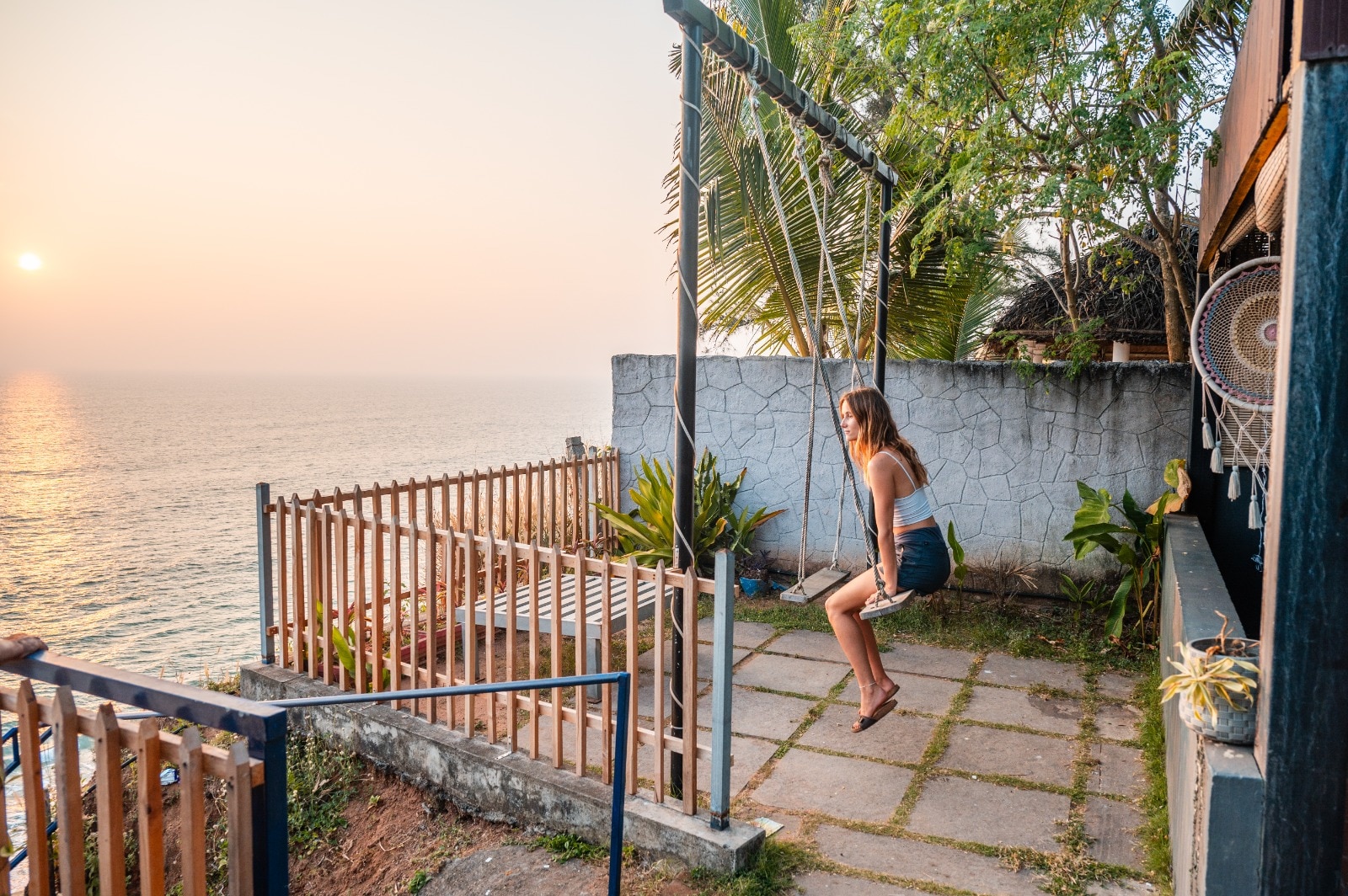 SKY FRAME 𝗕𝗢𝗢𝗞 Varkala Homestay