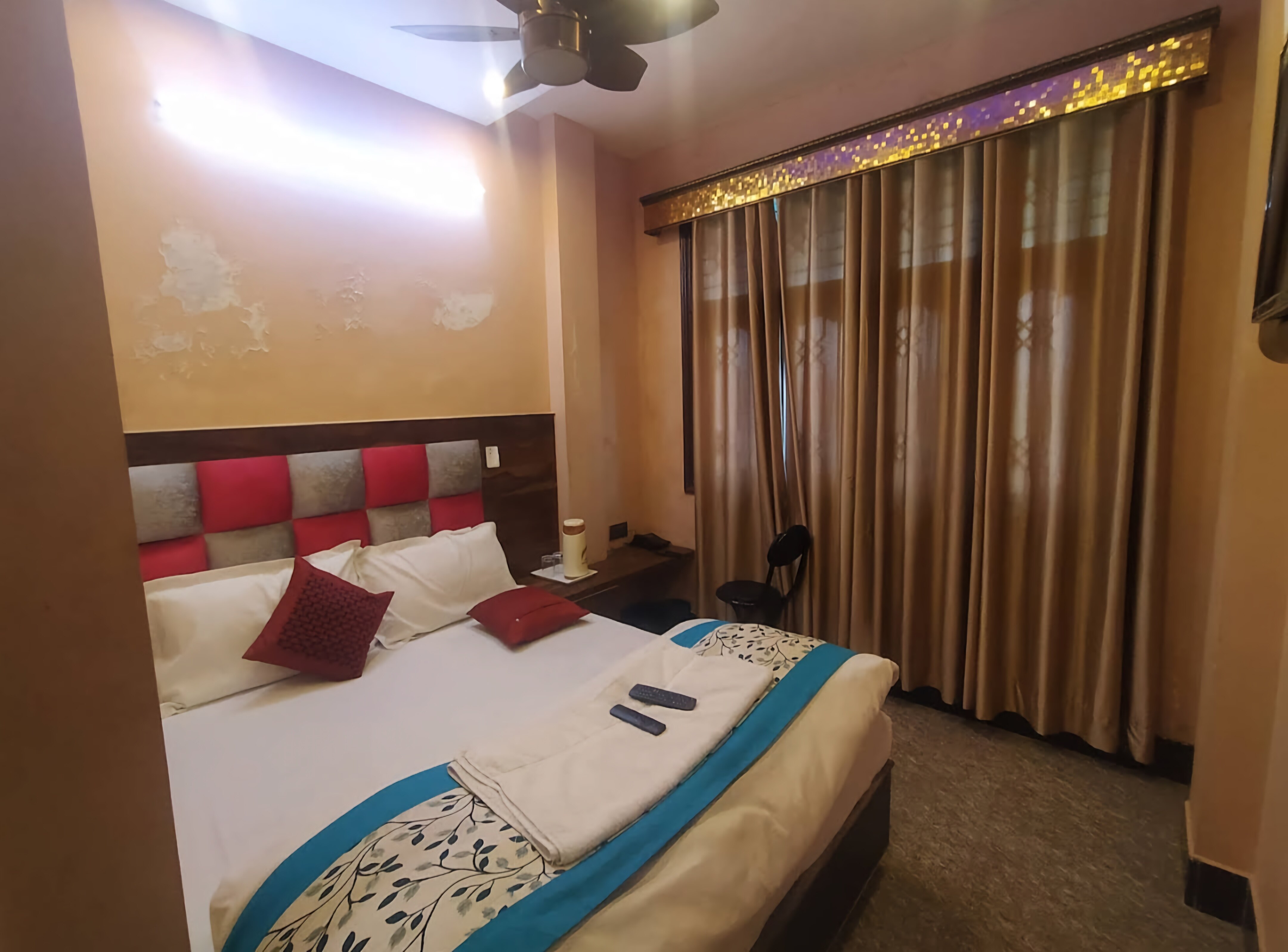 Reviews of Hotel Sonic Palace - Hotel in Delhi