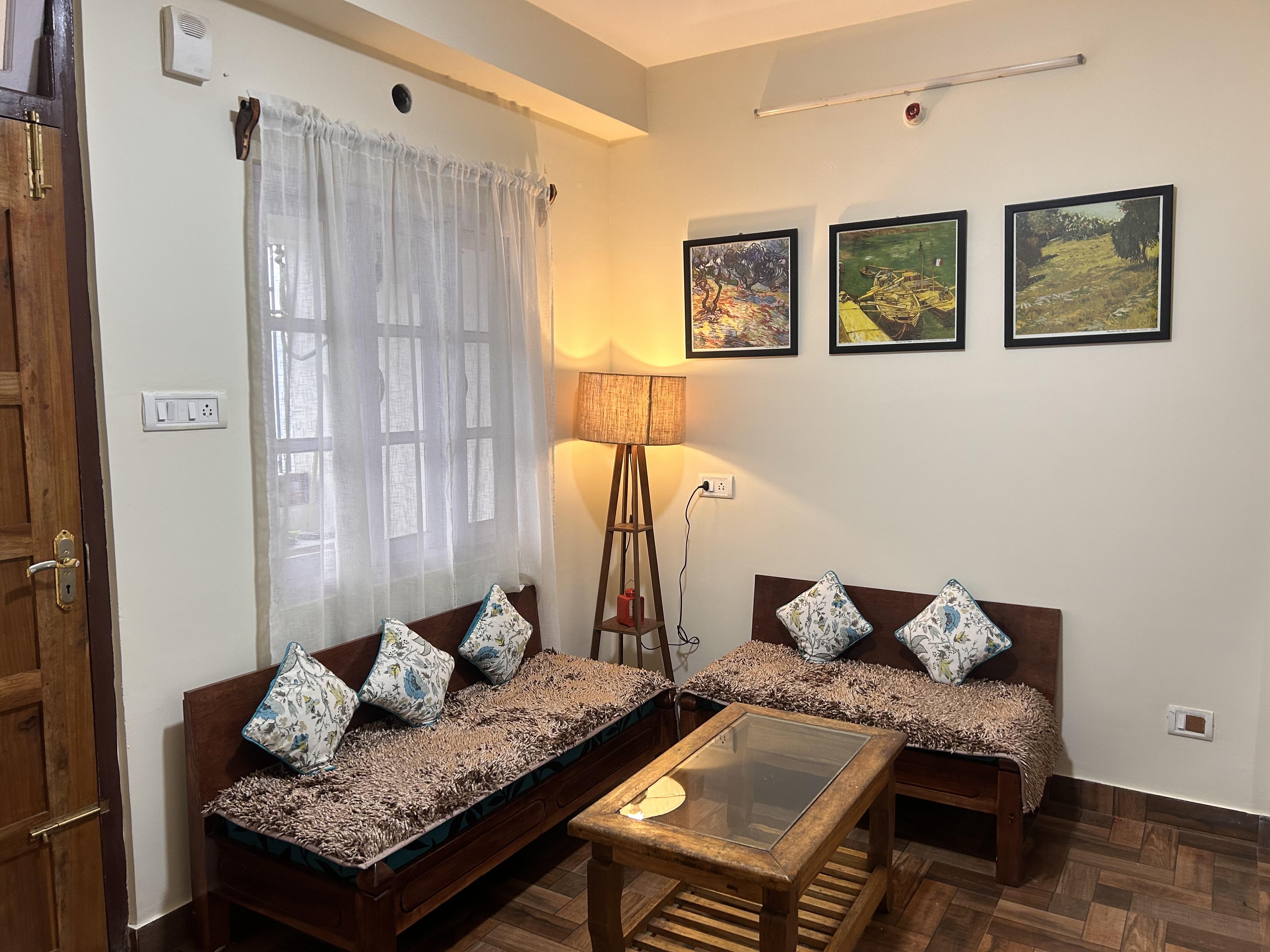 Rock view stay 𝗕𝗢𝗢𝗞 Darjeeling Apartment
